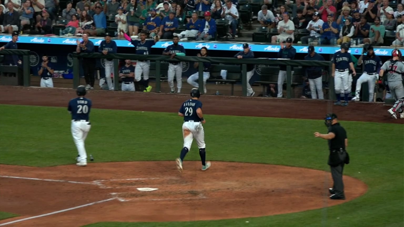 Cal Raleigh capitalizes, scores on wild pitch in 6th | 07/17/2023 ...