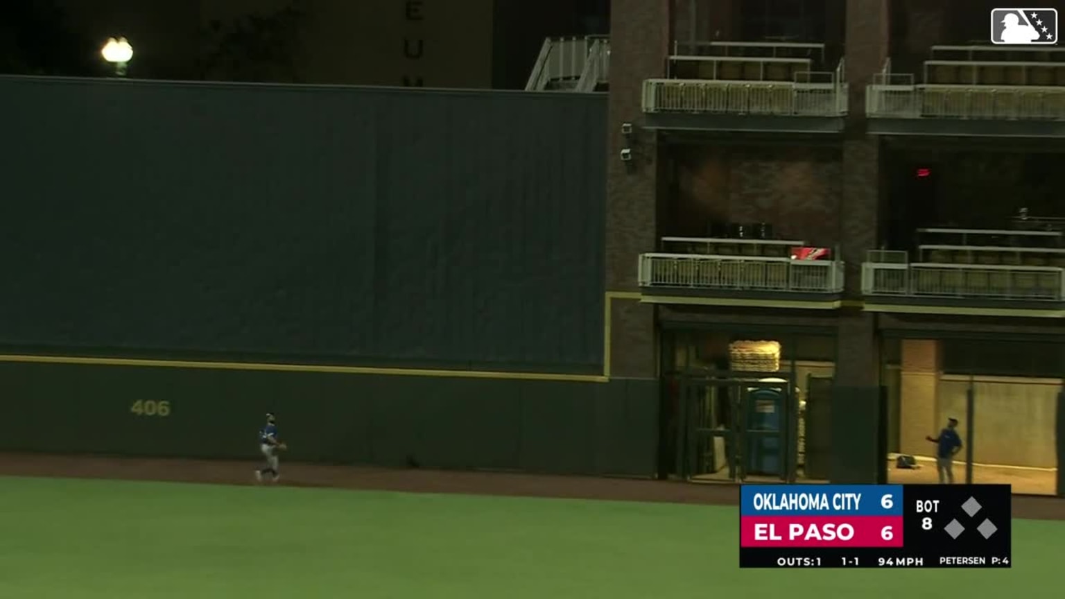 Drew Avans' terrific jumping catch | 08/01/2024 | Los Angeles Dodgers