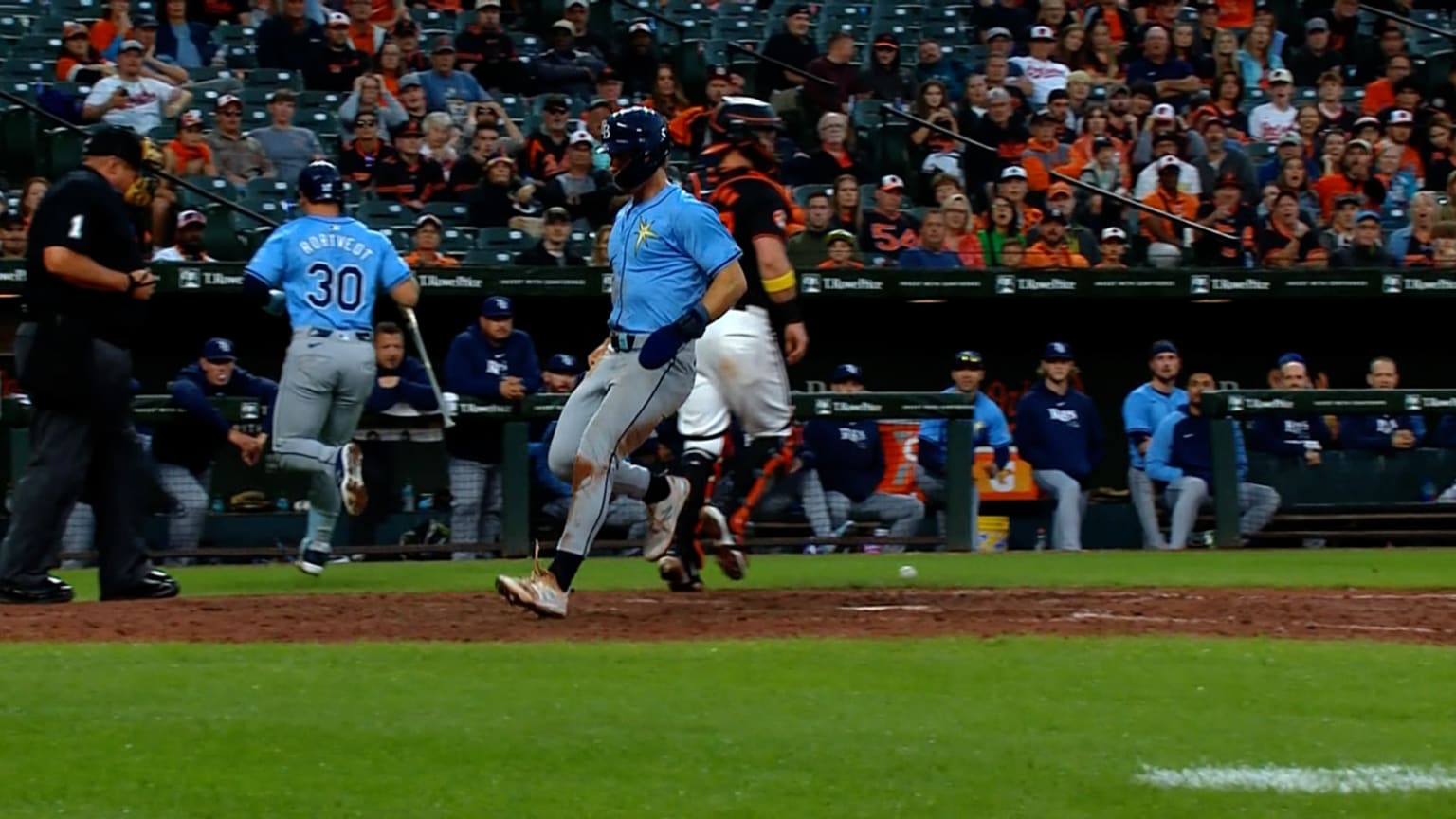 Jonny DeLuca scores on a wild pitch | 09/07/2024 | Tampa Bay Rays