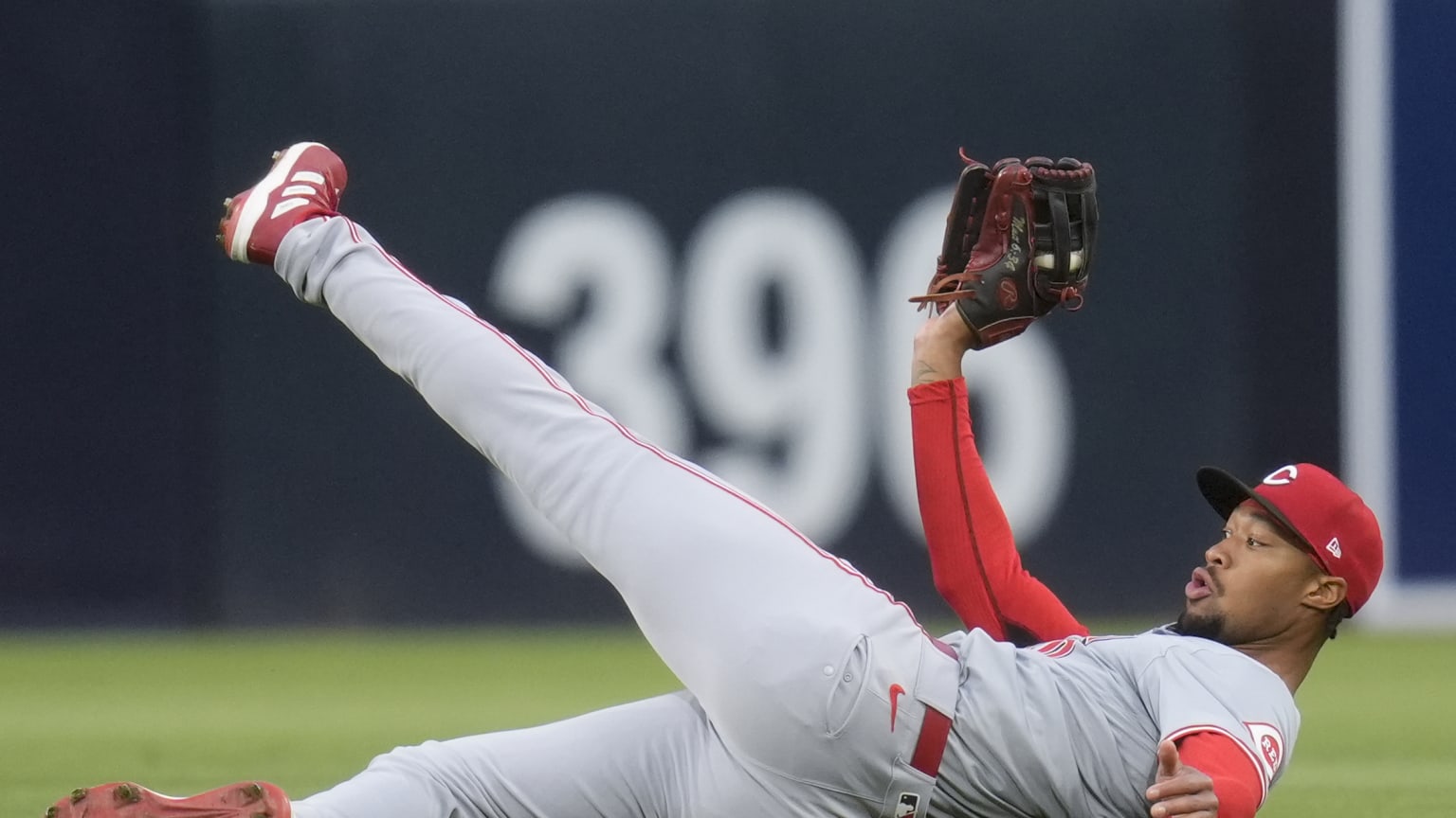 Will Benson's sliding grab | 04/30/2024 | Cincinnati Reds