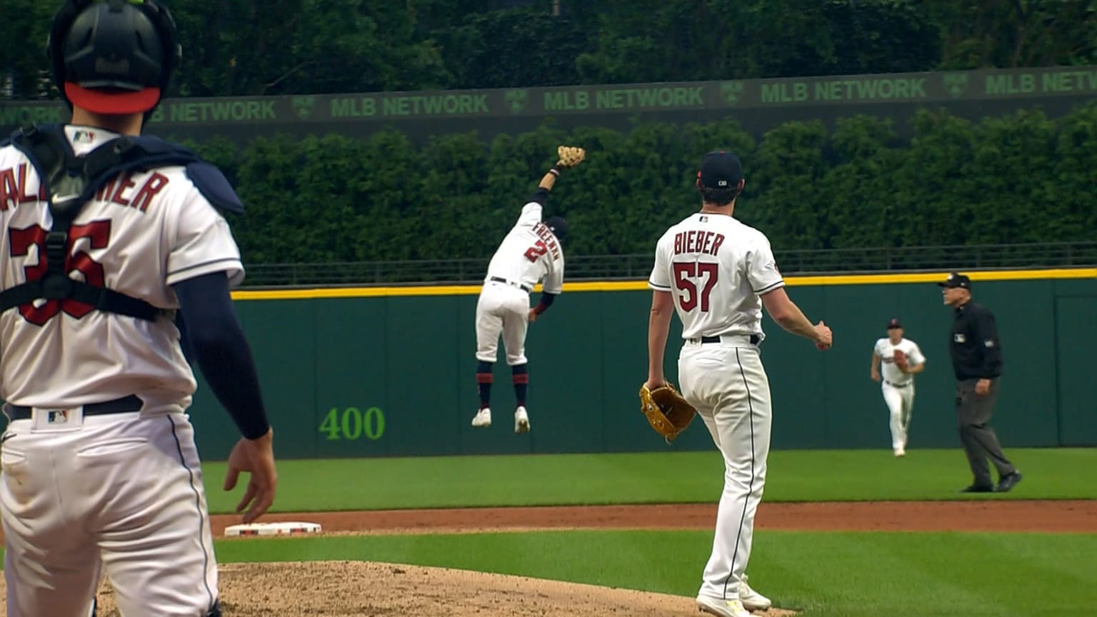 Tyler Freeman makes a leaping grab to rob Urías | 06/23/2023 ...