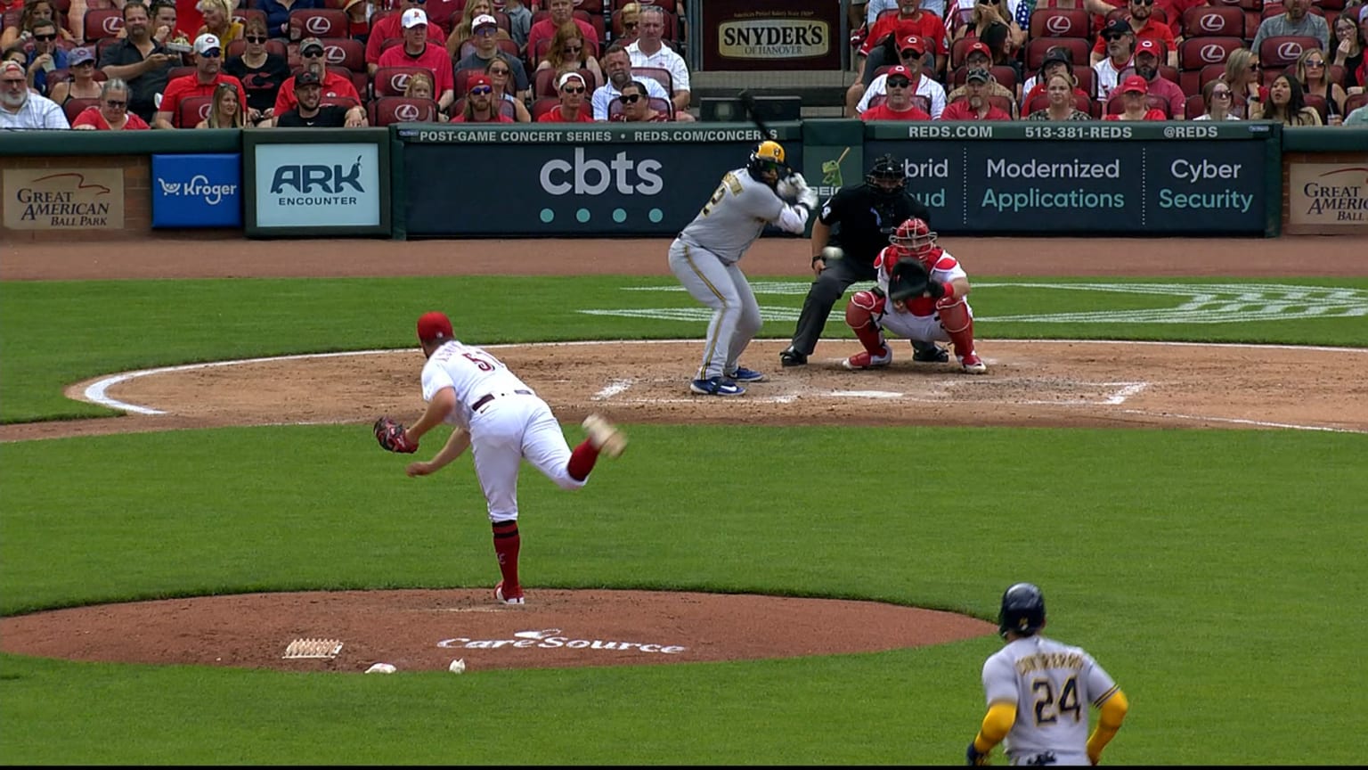 Jon Singleton hits a single in the 3rd inning | 06/03/2023 | Milwaukee ...