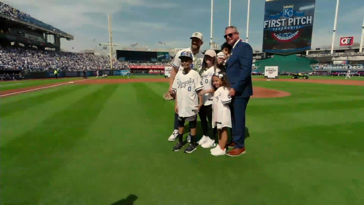 Terrance Gore's family throws out first pitch | 03/30/2026 | MLB.com