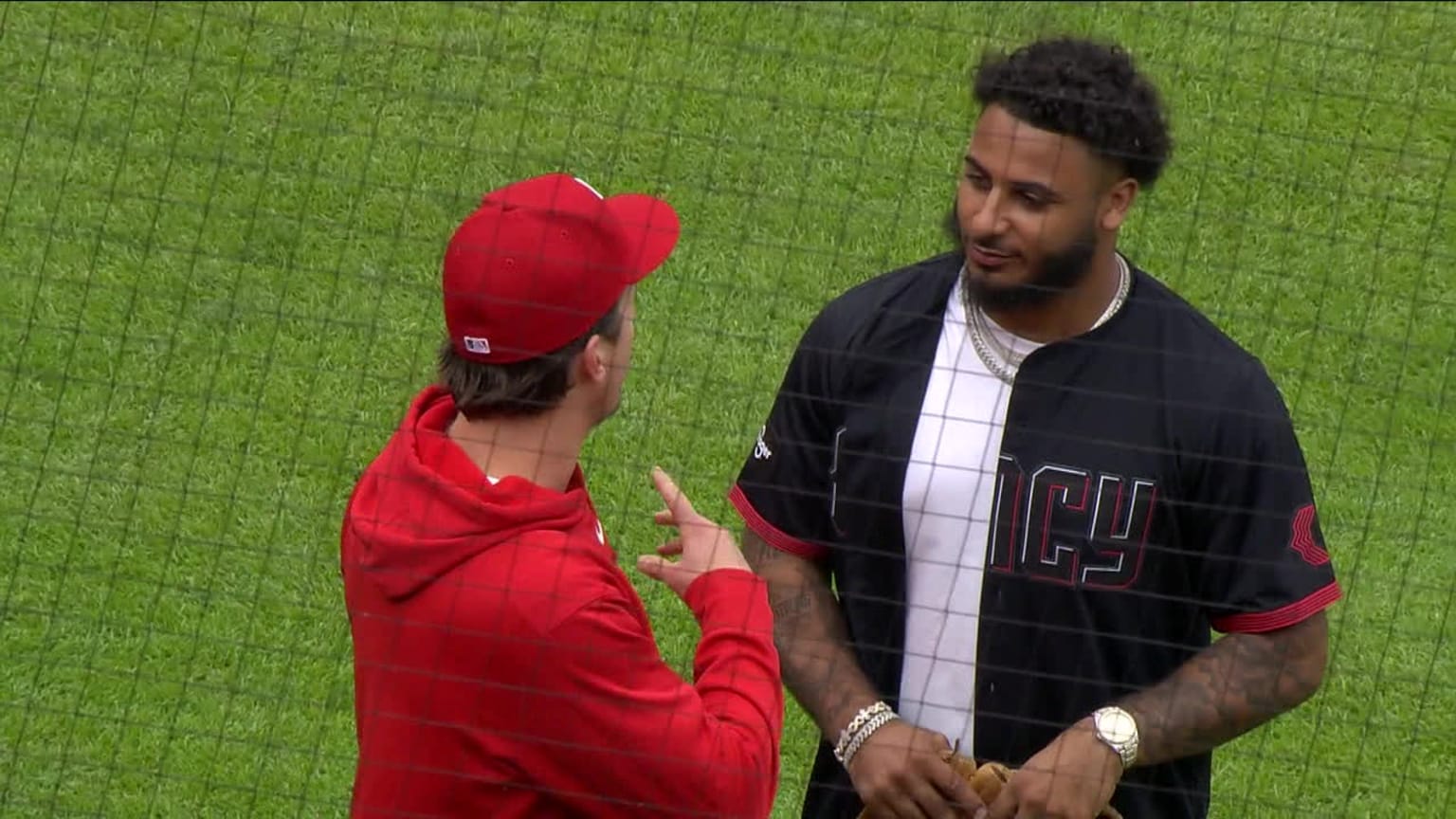 Bengals' Geno Stone throws first pitch | 05/07/2024 | Cincinnati Reds