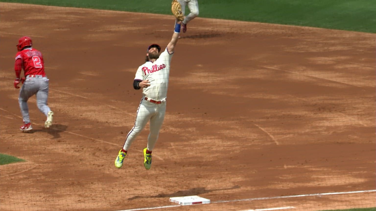 Bryce Harper makes a stellar leaping catch at first | 08/30/2023 ...