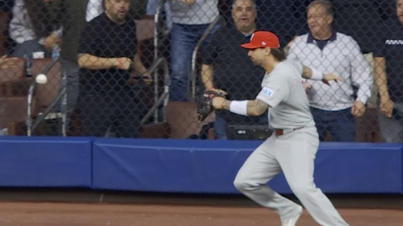 Nick Castellanos la atrapa en el muro, se confirma | 08/10/2024 ...