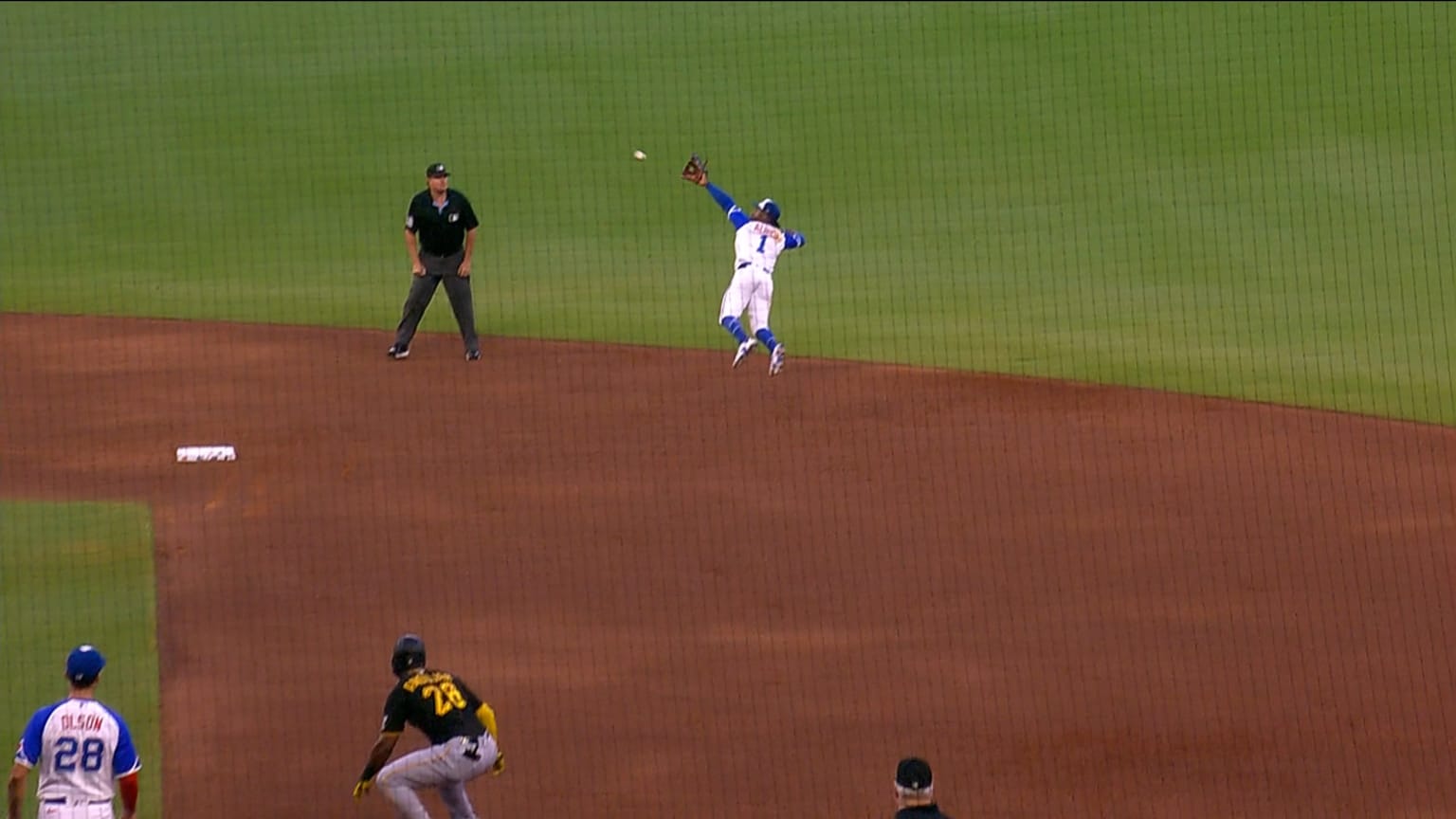 Ozzie Albies makes a reaching catch in the 2nd inning | 09/09/2023 | Atlanta Braves