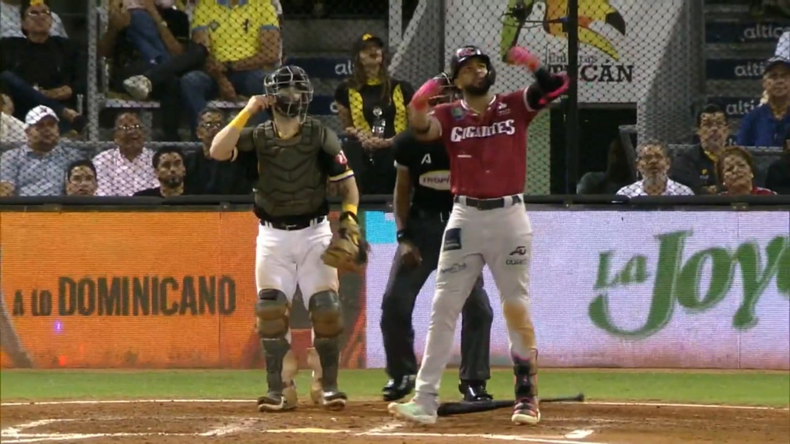 Kelvin Gutiérrez crushes a solo homer | 01/13/2026 | MLB.com