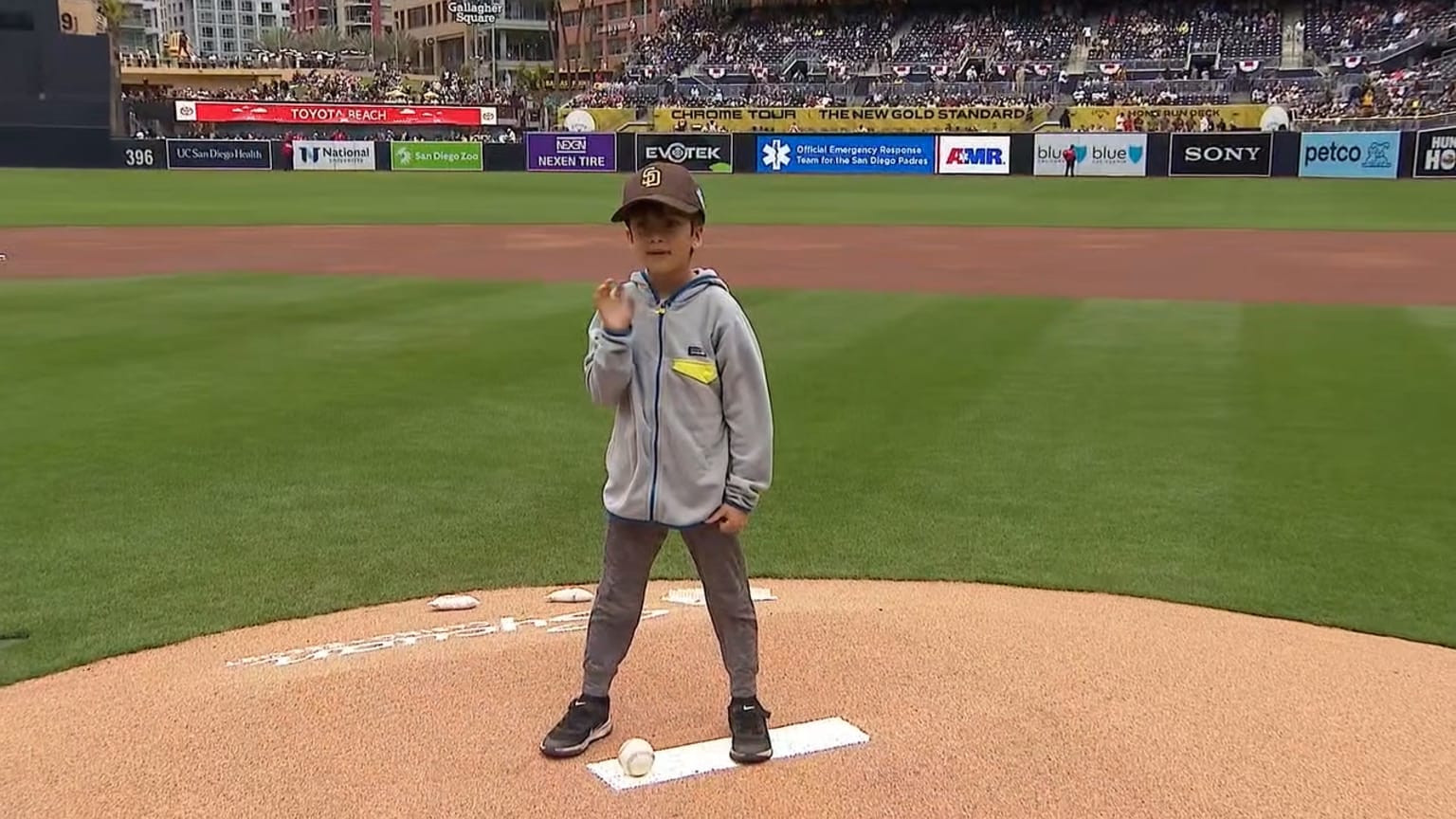3/31/24 Game Ball Delivery - Amadeo | 03/31/2024 | MLB.com