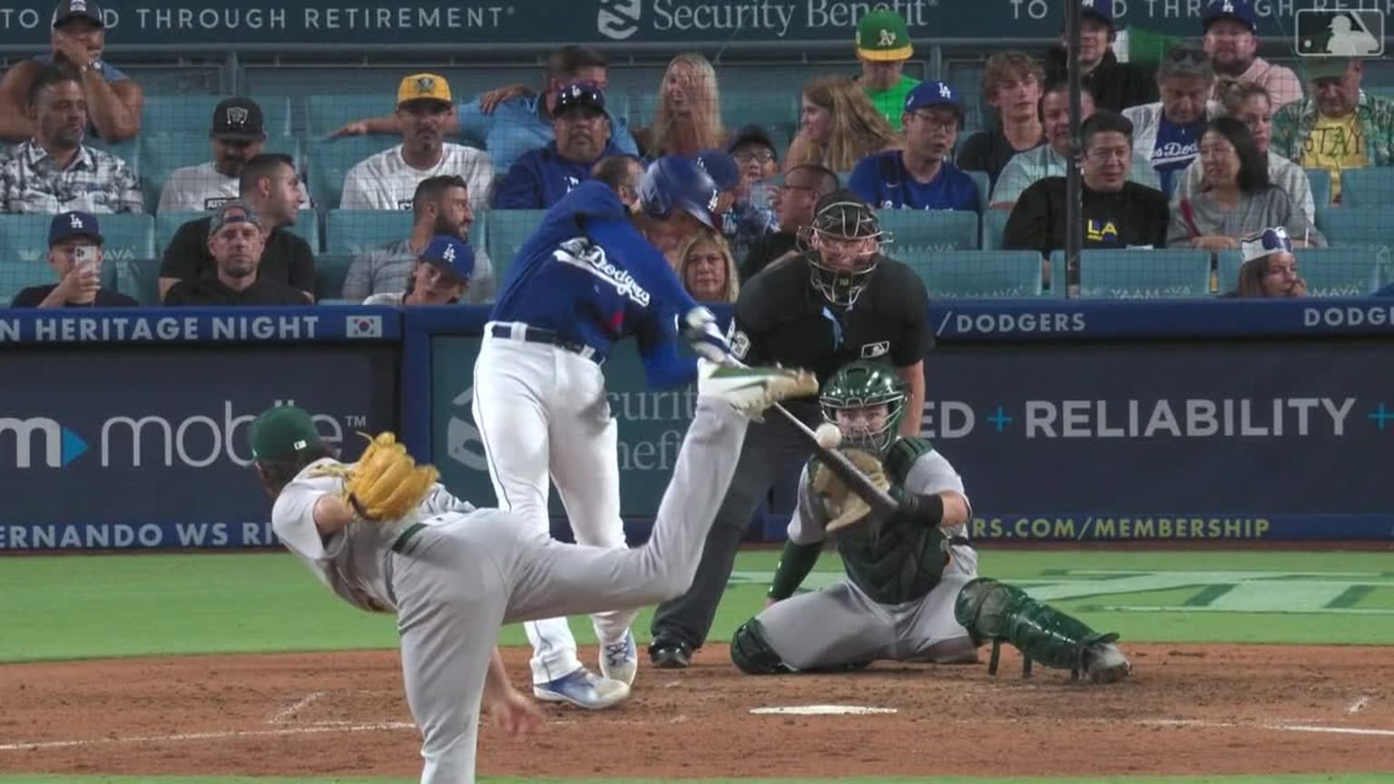 Freddie Freeman launches a solo dinger to left field | 08/03/2023 | Los ...