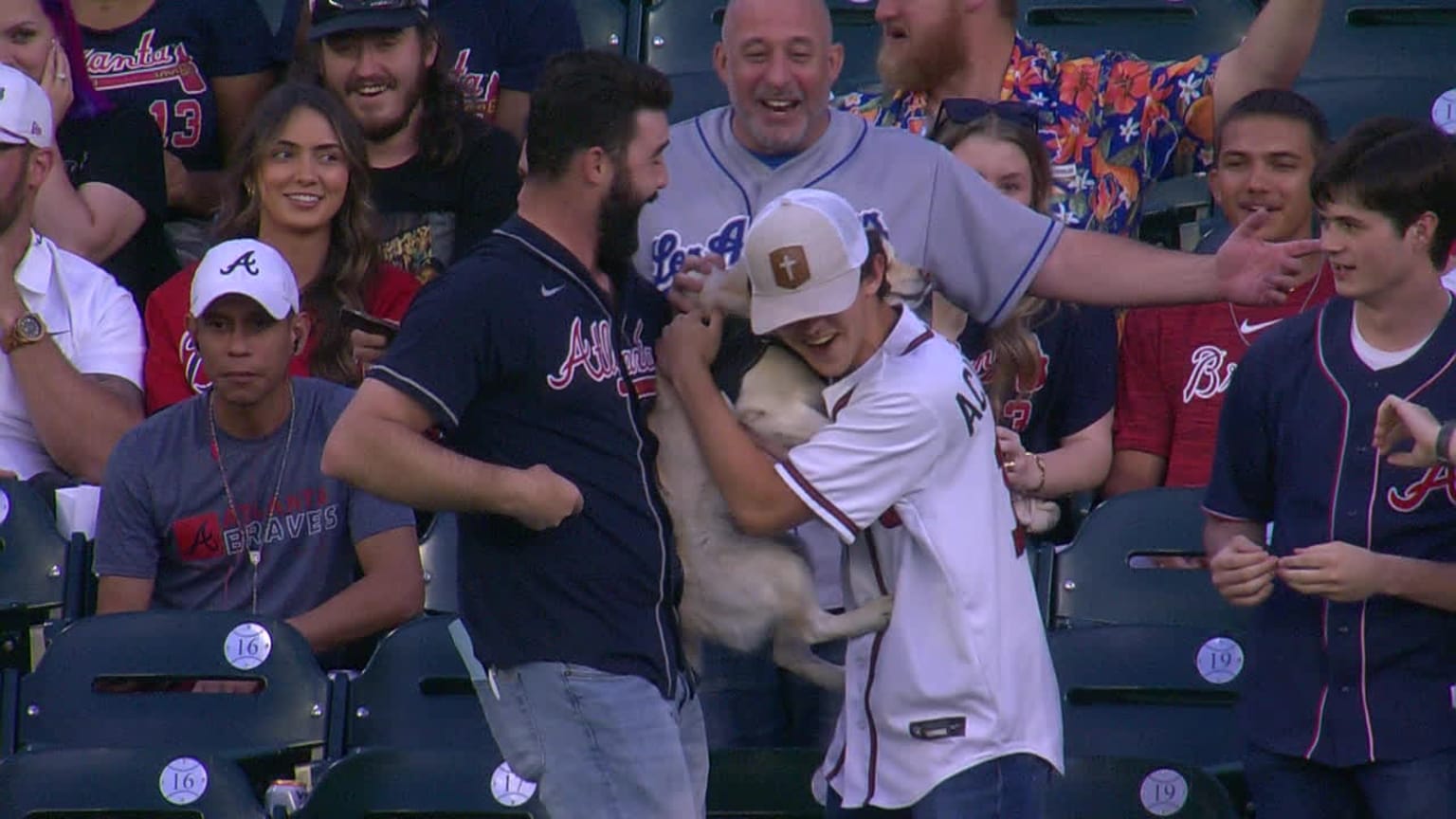 Fan, dog celebrate after Travis d'Arnaud's double | 04/23/2024 | Atlanta Braves