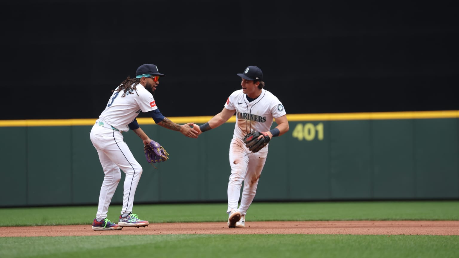 Mariners' tough double play | 08/02/2025 | Seattle Mariners