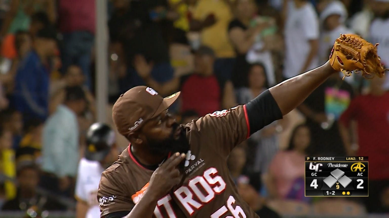 Fernando Roney lo salva en el triunfo de los Gigantes | 17/12/2023 ...