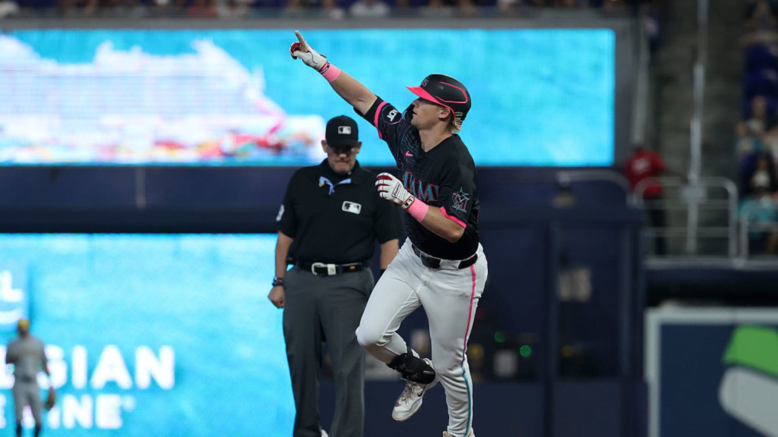 Kyle Stowers' solo homer (16) | 07/05/2025 | MLB.com