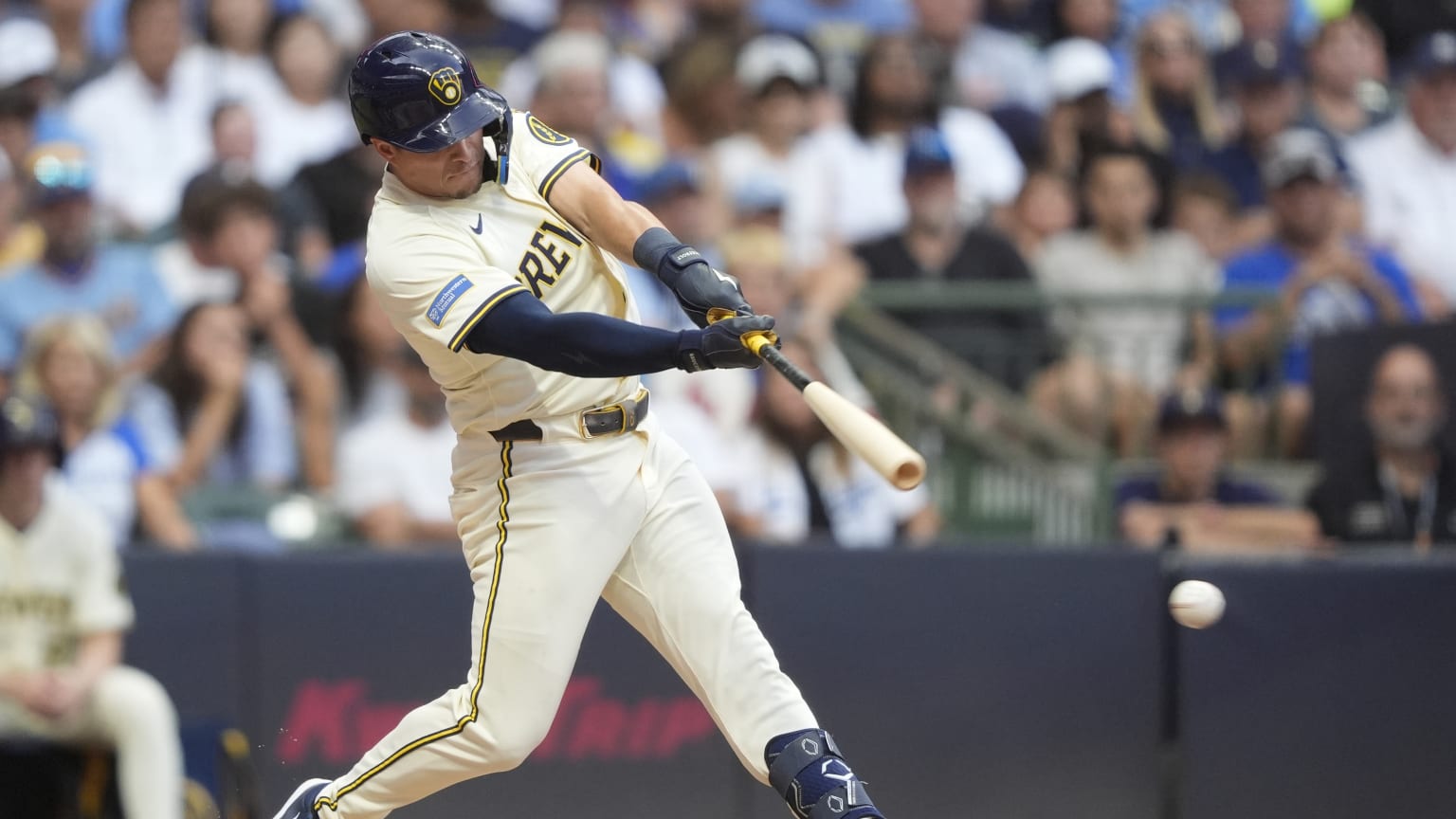 Isaac Collins remolca con sencillo | 08/07/2025 | Los Brewers de Milwaukee