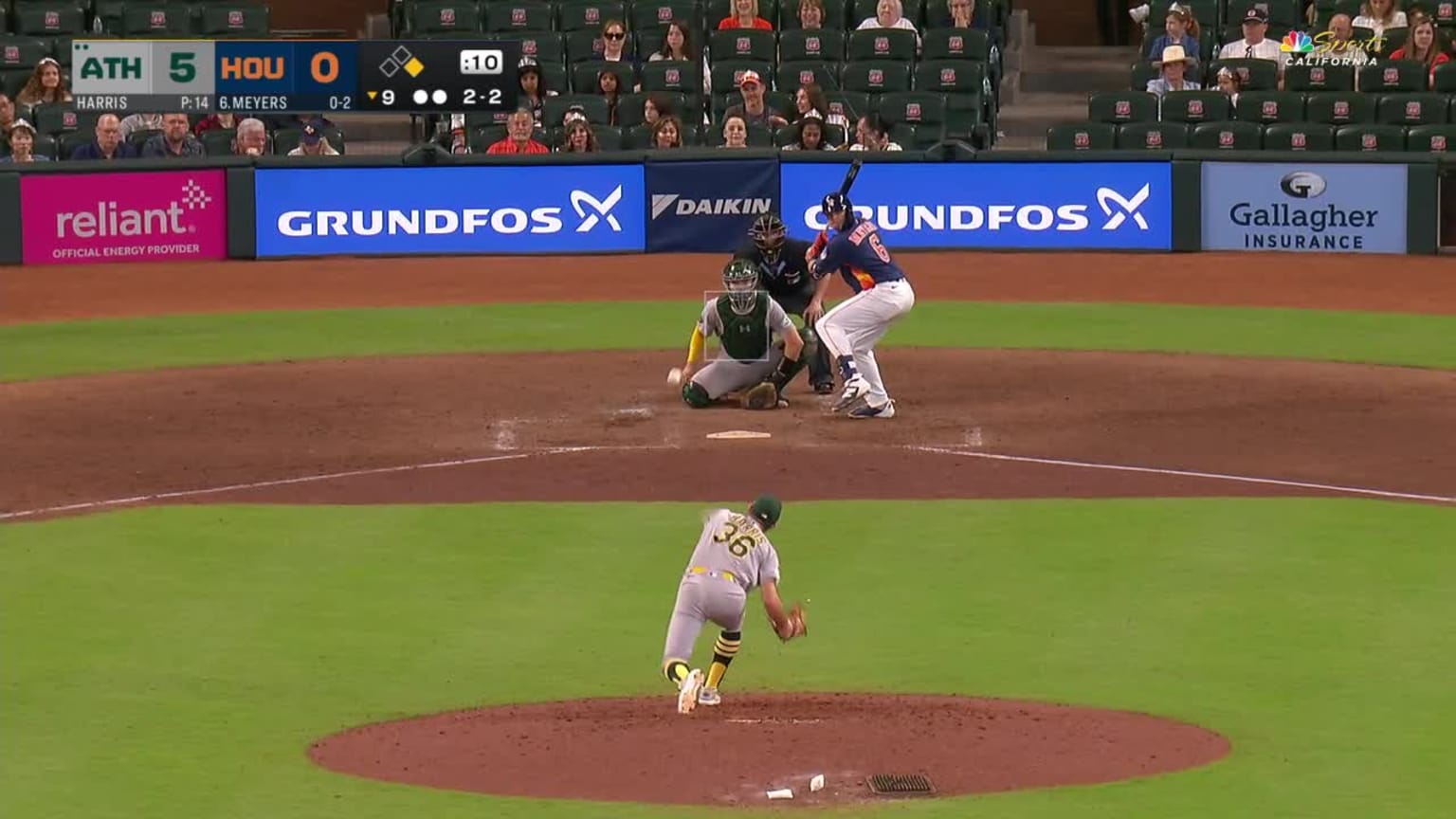 Hogan Harris secures win with fly-out | 06/07/2026 | MLB.com