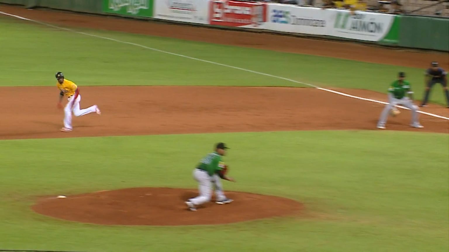 Víctor Robles llega a siete bases robadas | 16/12/2022 | Los Nationals de Washington