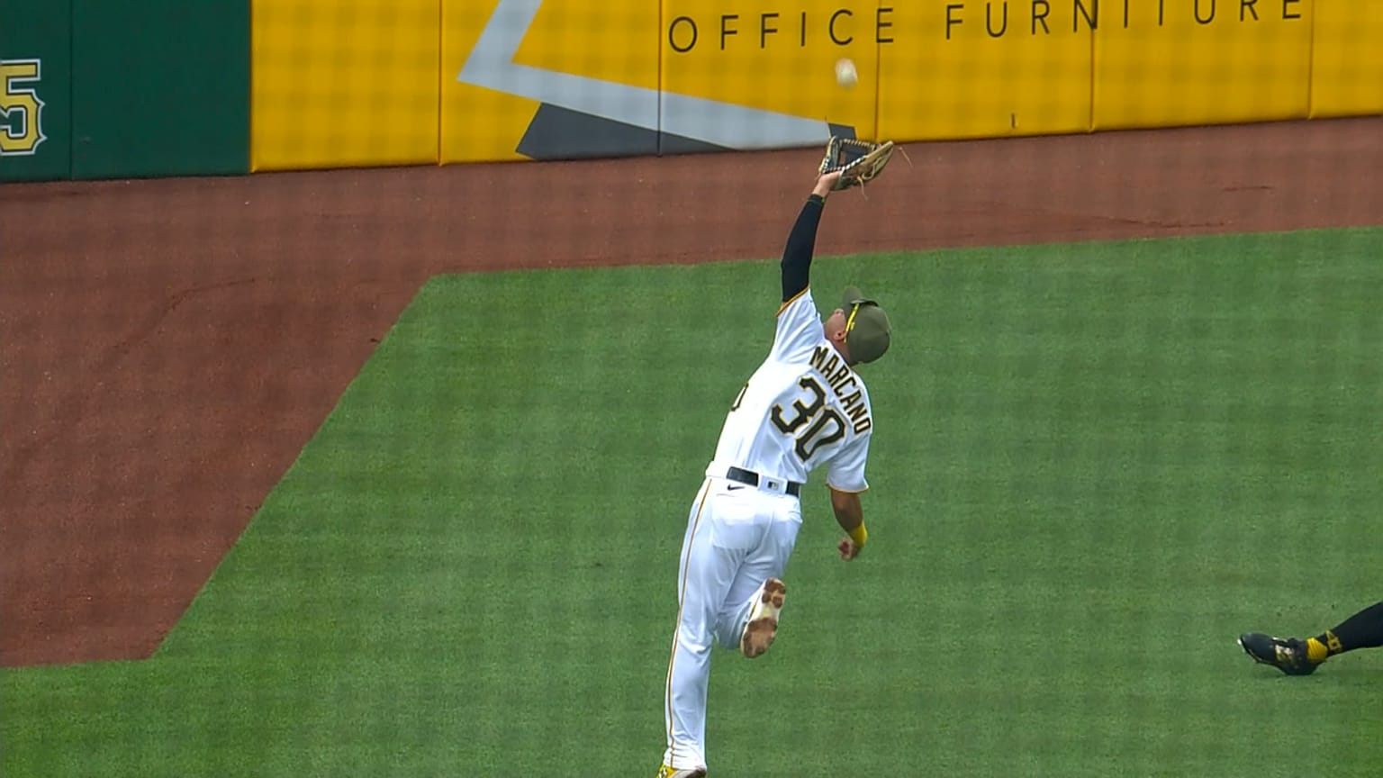 Tucupita Marcano makes running catch in shallow left | 05/19/2023 ...