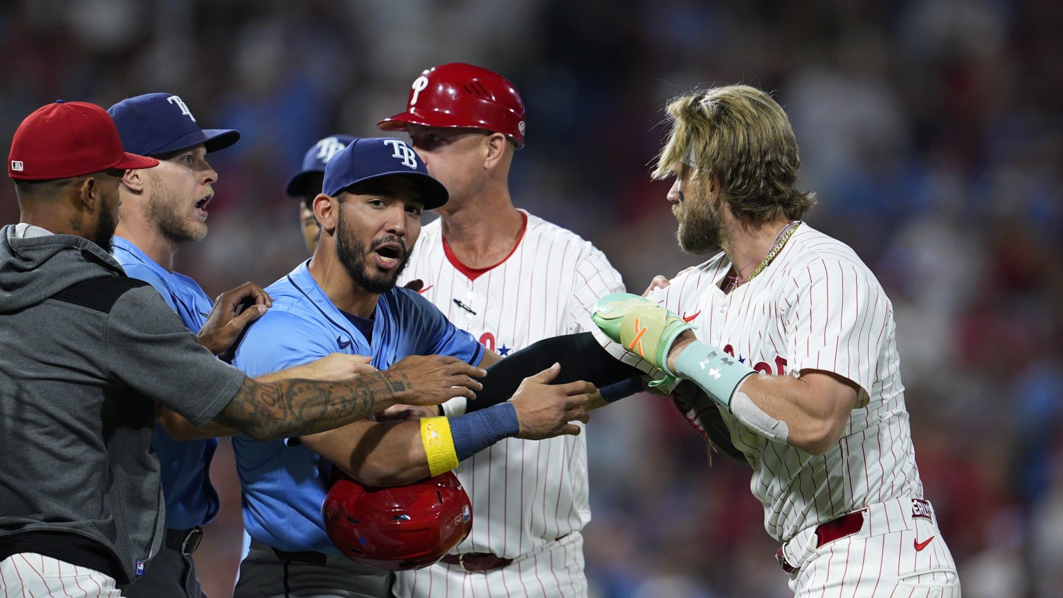 Benches clear in the 8th inning after Castellanos HBP | 09/10/2024 ...