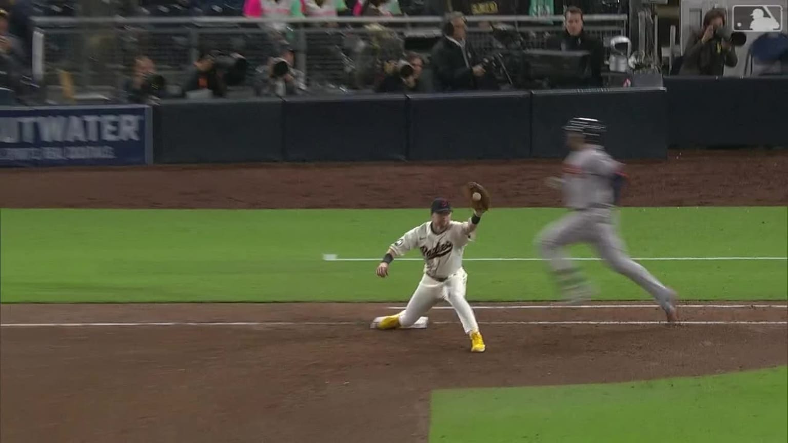 Padres go around the horn to end the top of the 5th | 04/17/2023 | San ...