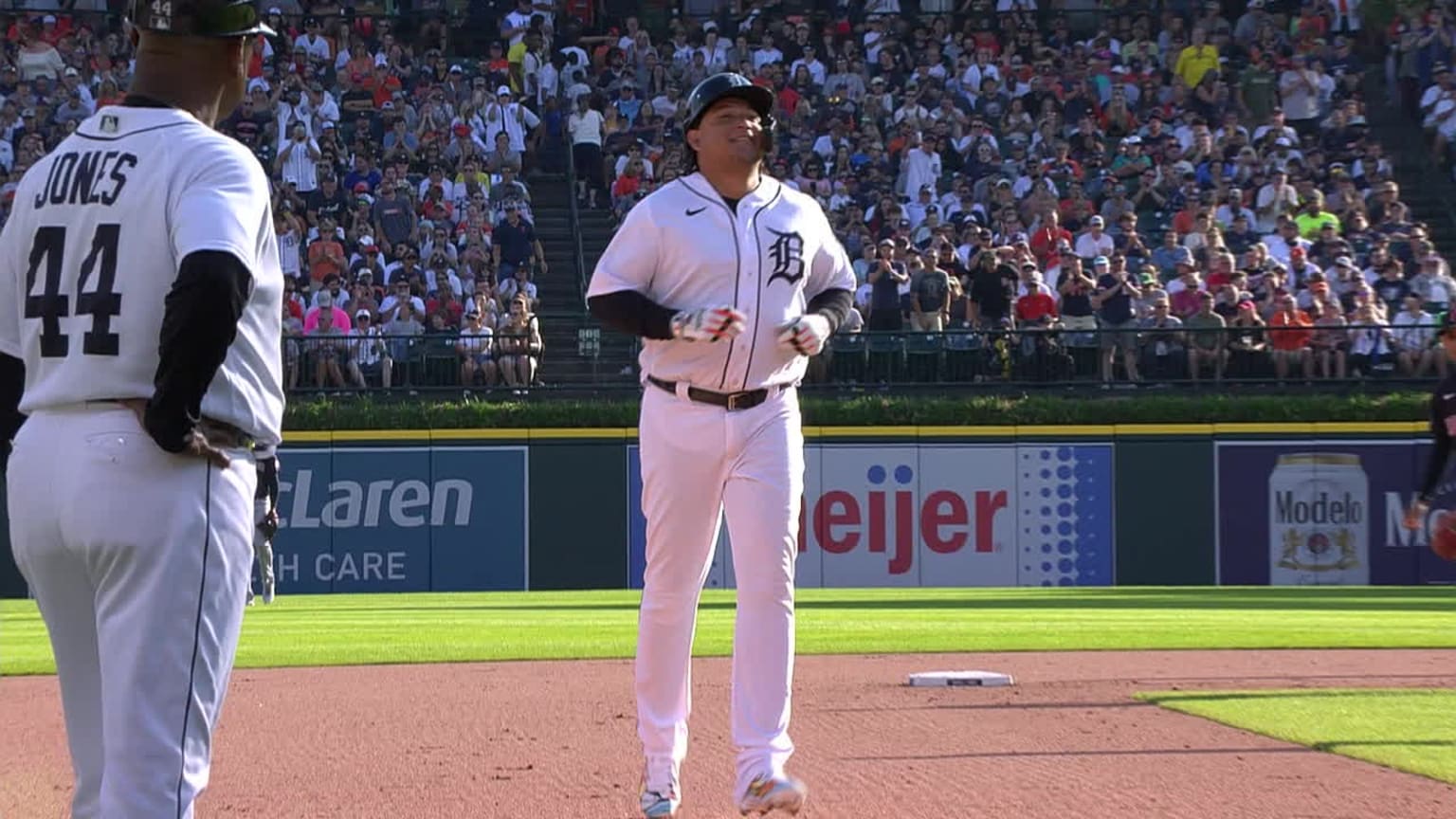 Miggy walks off field in 7th after double play | 10/01/2023 | Detroit ...