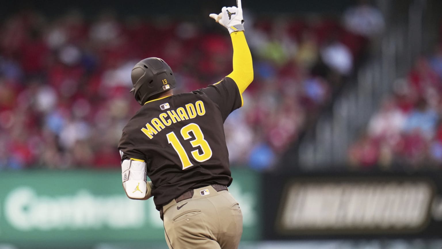 Manny Machado's two-run home run (19) | 07/24/2025 | MLB.com