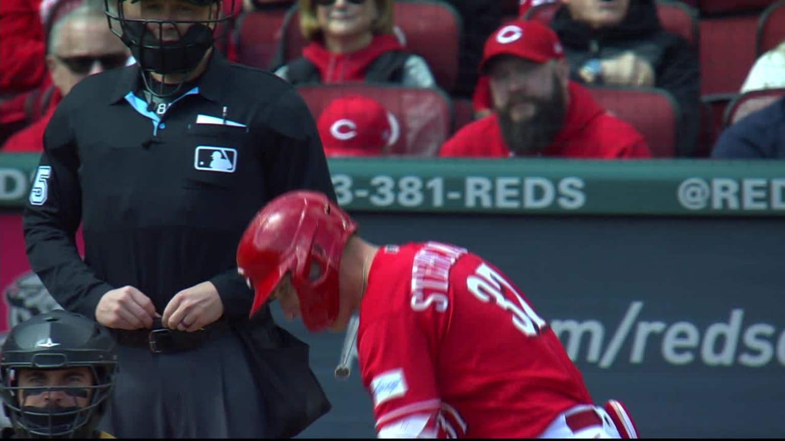 Tyler Stephenson smacks a RBI single to left field | 04/02/2023 ...