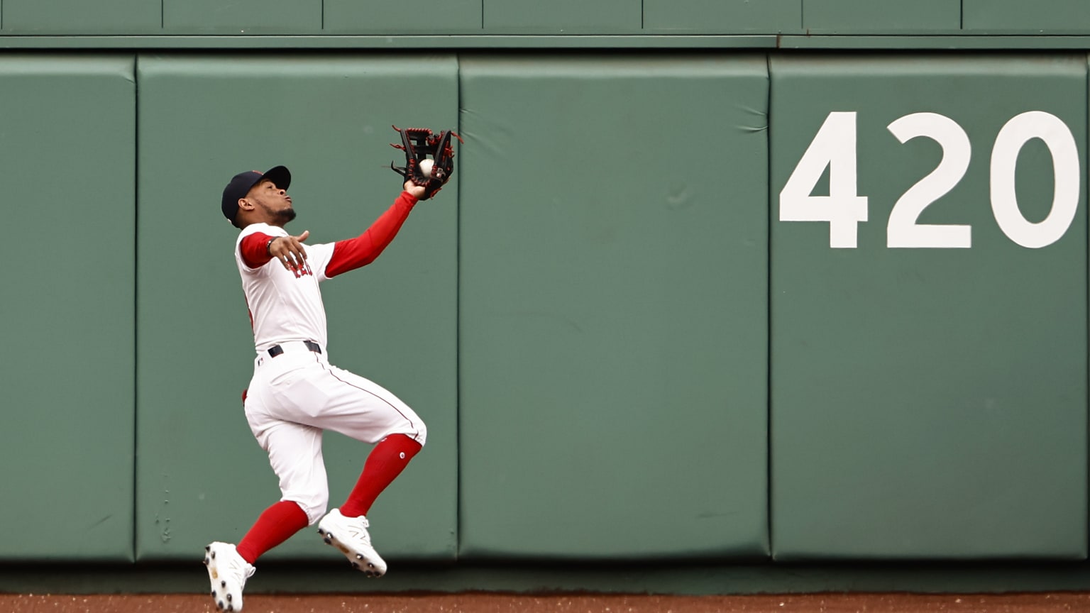 Ceddanne Rafaela's amazing catch | 05/23/2025 | Boston Red Sox