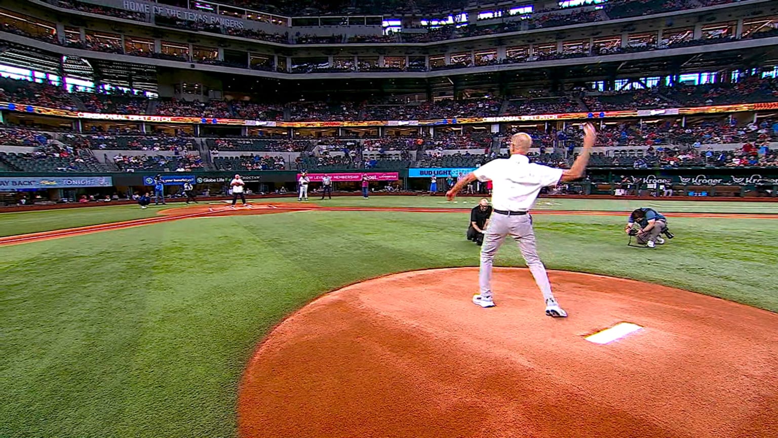Tom Grieve honored by Rangers, throws first pitch | 09/25/2022 | MLB.com