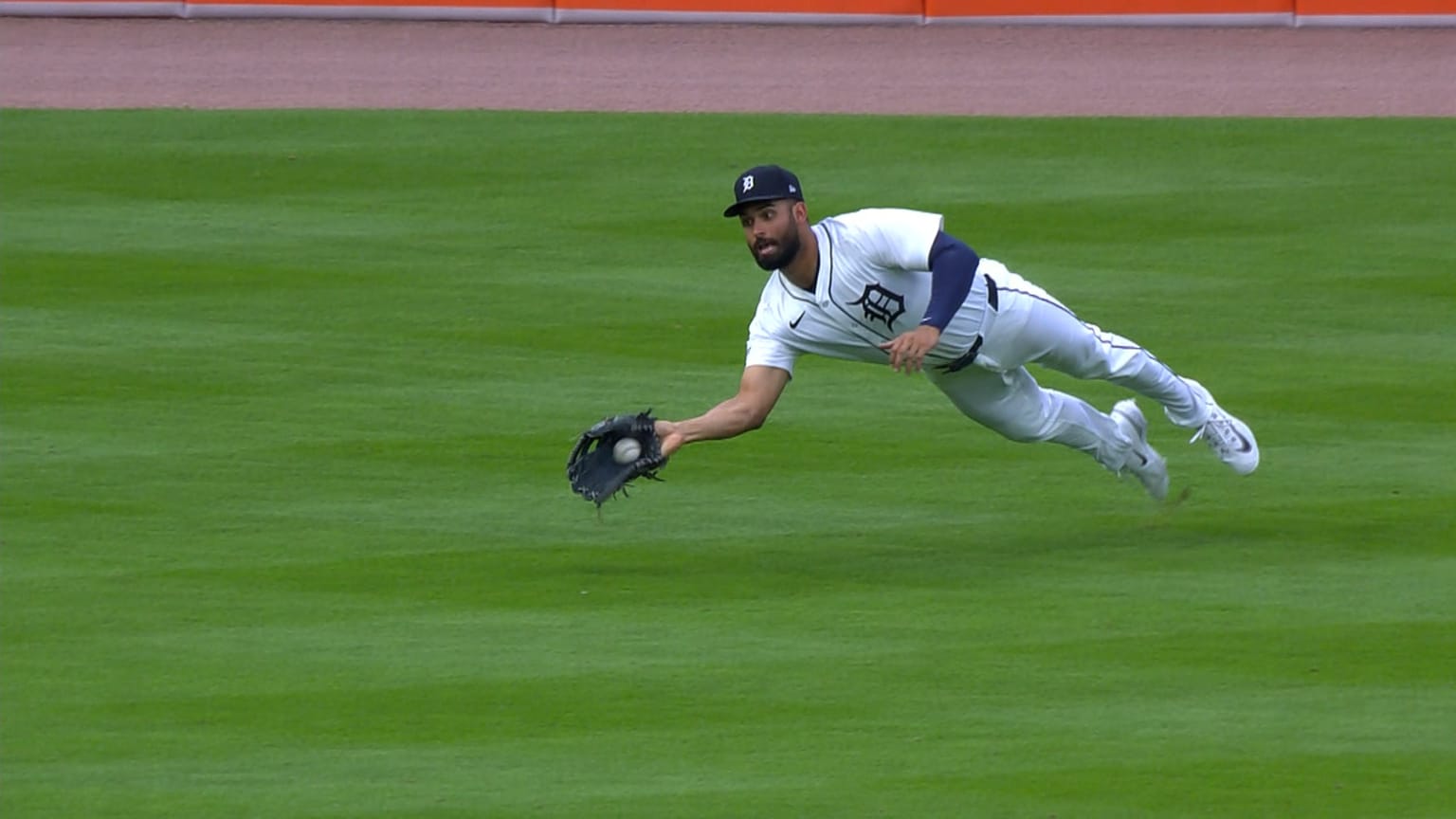 Riley Greene's spectacular diving catch | 07/07/2025 | Detroit Tigers