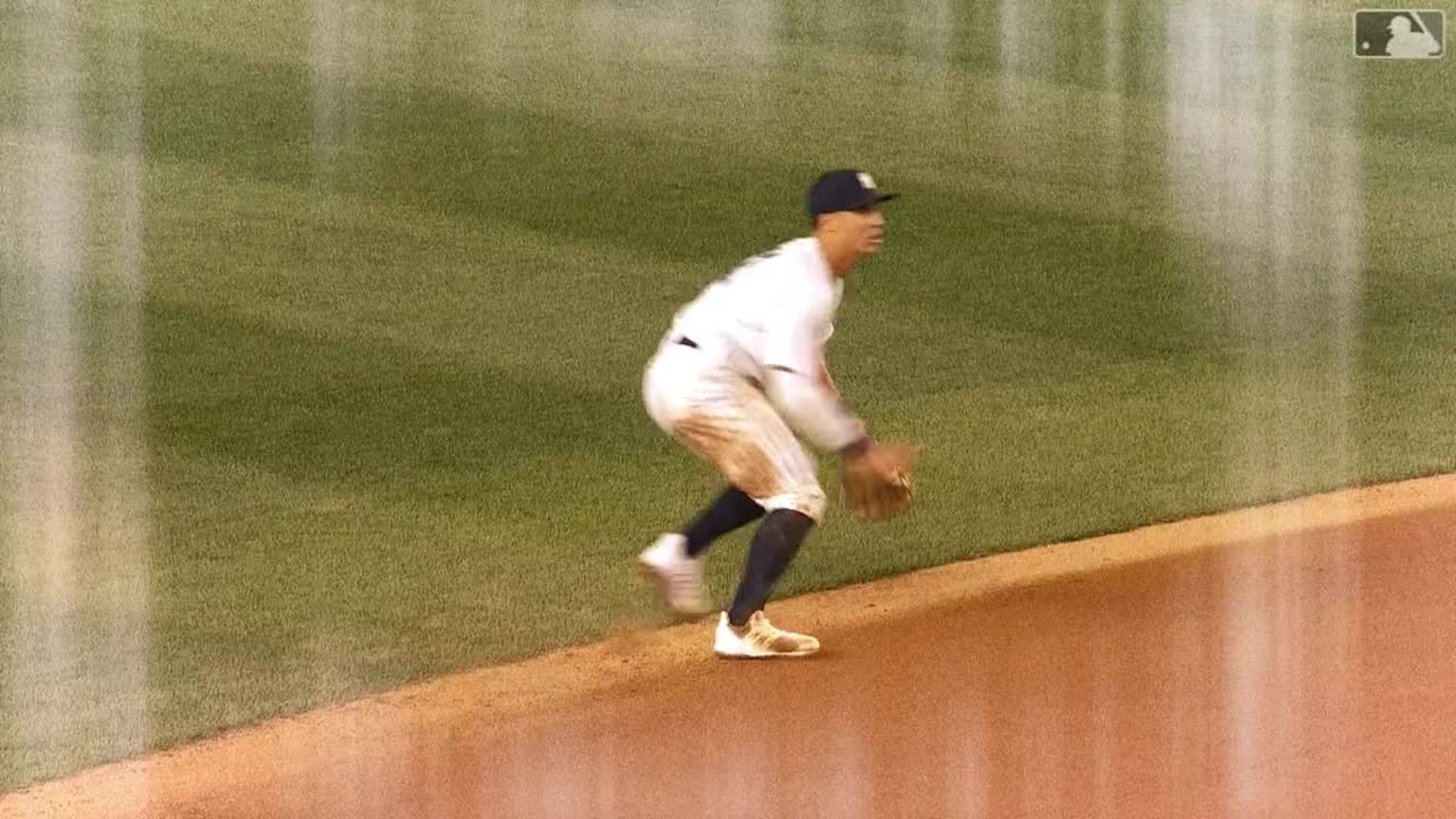 Anthony Volpe is named a Gold Glove Award winner | 11/06/2023 | New York Yankees