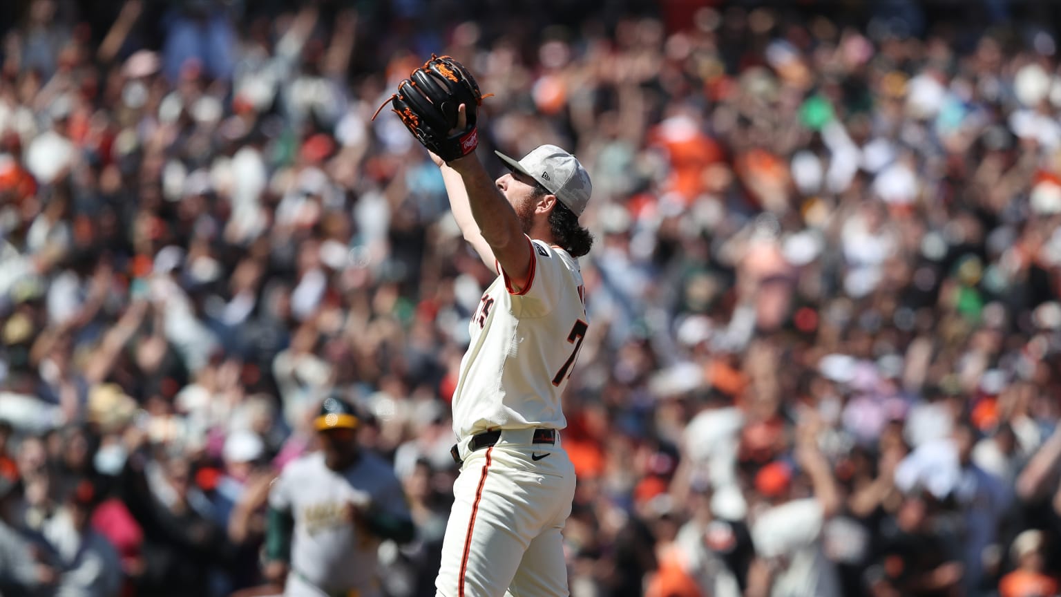 Ryan Walker seals Giants' 3-2 win with strikeout | 05/18/2025 | San ...