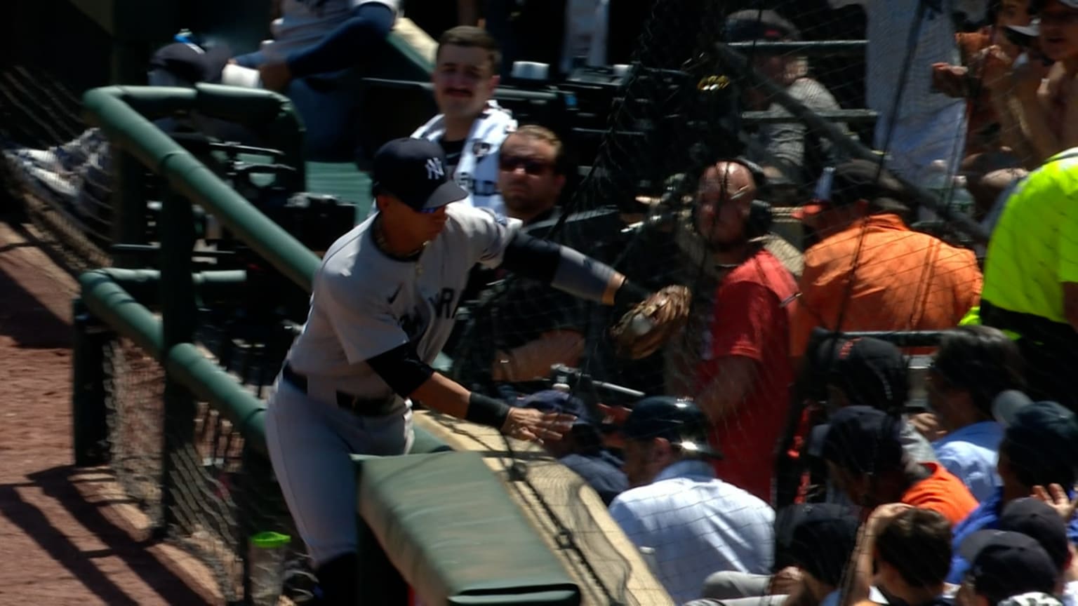 Oswaldo Cabrera's running catch | 05/02/2024 | New York Yankees
