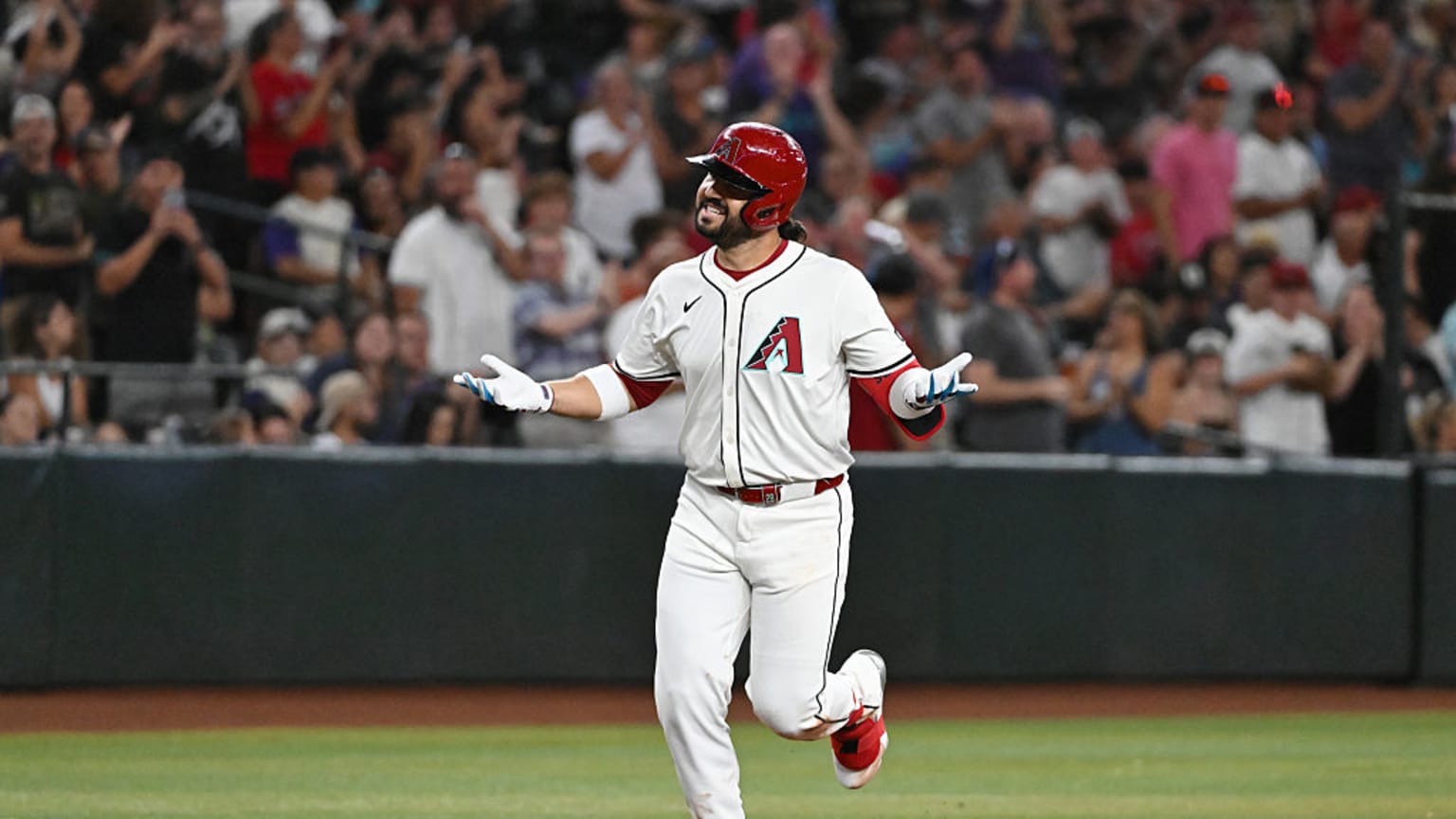 Eugenio Suárez is named the NL Player of the Week | 07/21/2025 | MLB.com