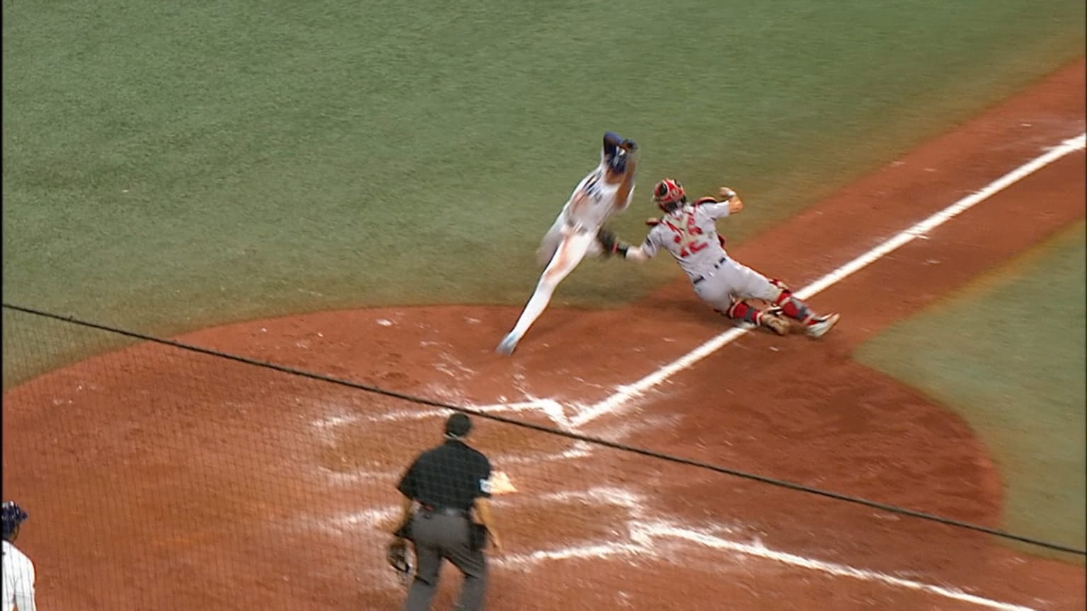 Adam Duvall makes a nice throw to home | 09/05/2023 | MLB.com