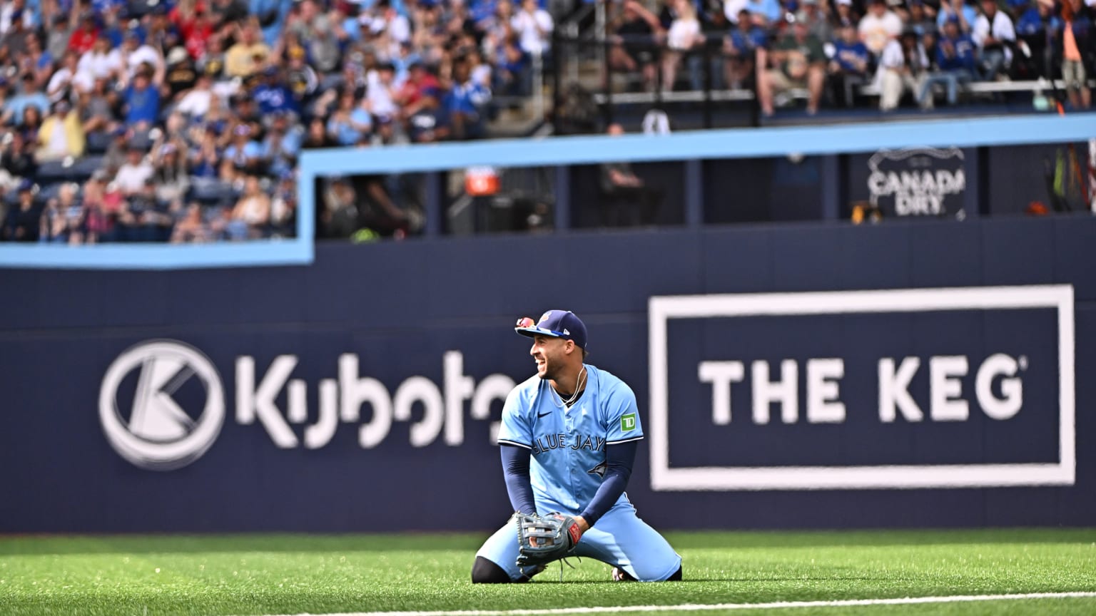 George Springer's second great diving catch | 06/01/2024 | Toronto Blue ...