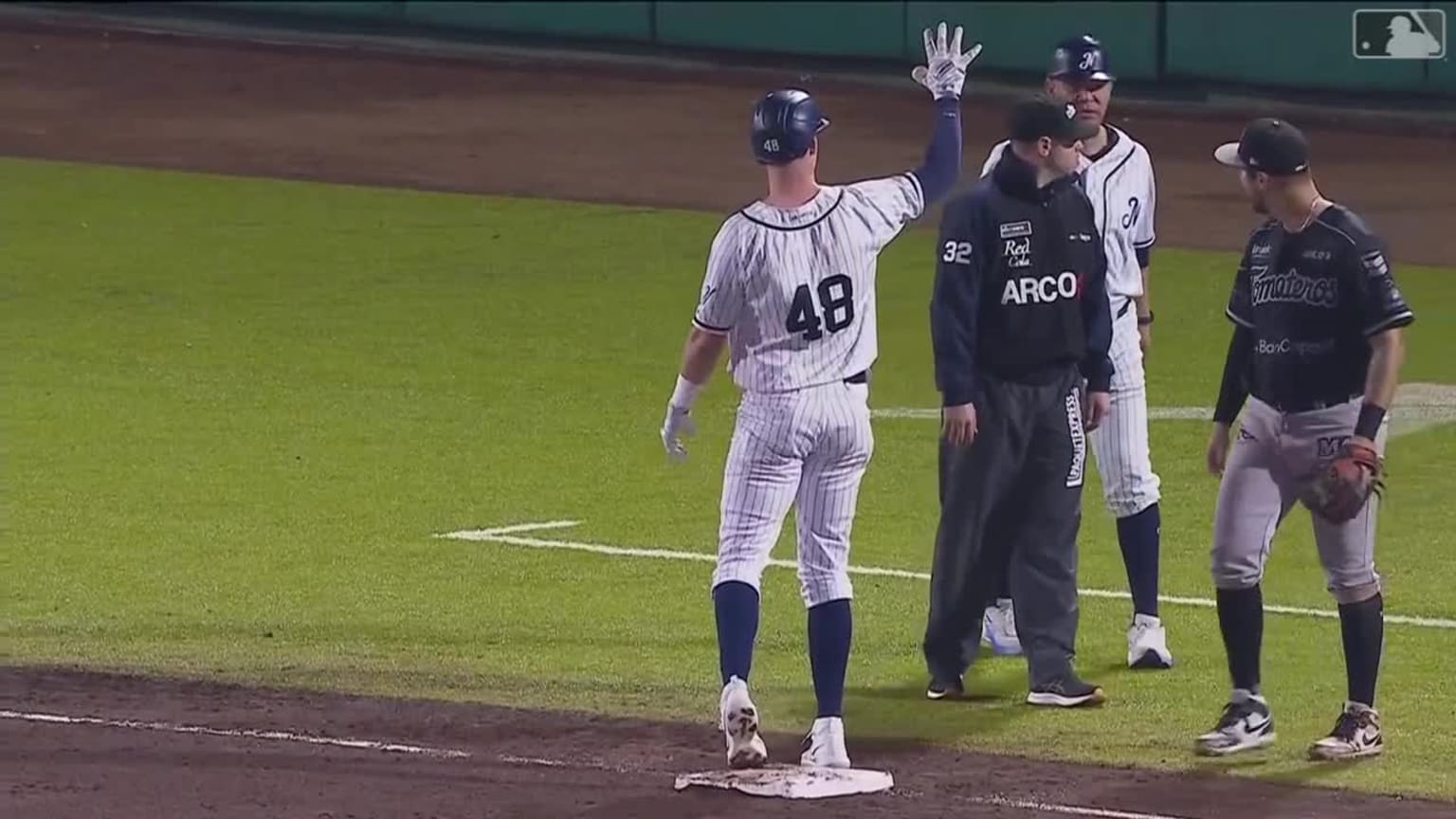 David Hensley's RBI triple | 12/30/2025 | MLB.com