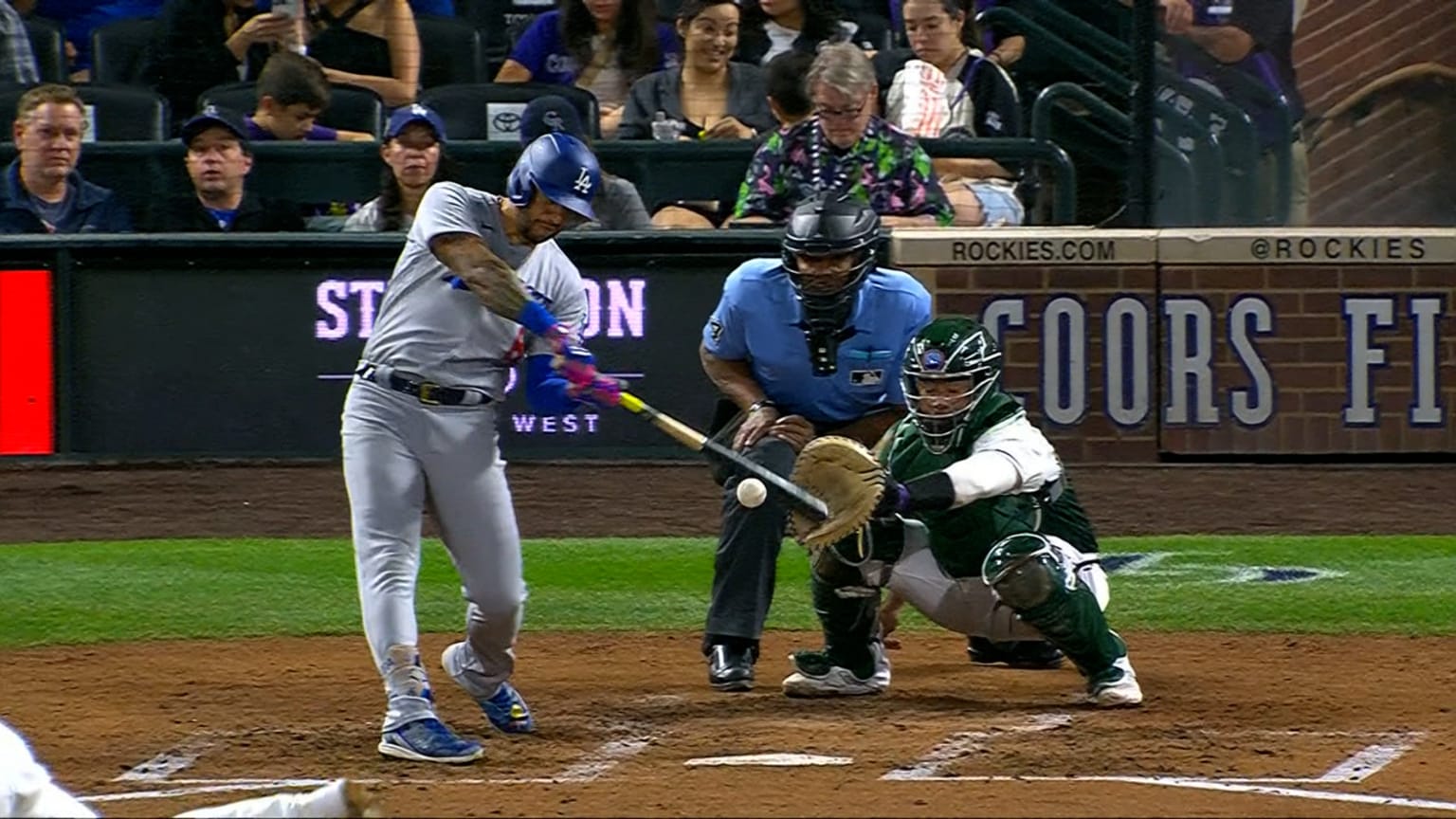 David Peralta hits an RBI double to left-center field | 09/27/2023 | San Diego Padres