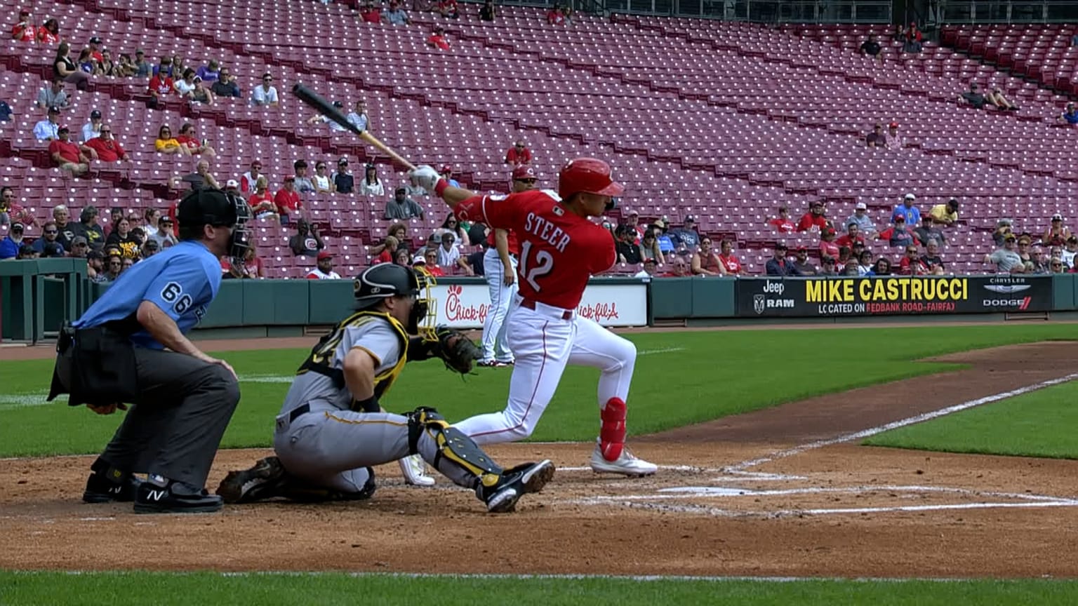 Spencer Steer pokes an RBI single to right field | 09/14/2022 ...