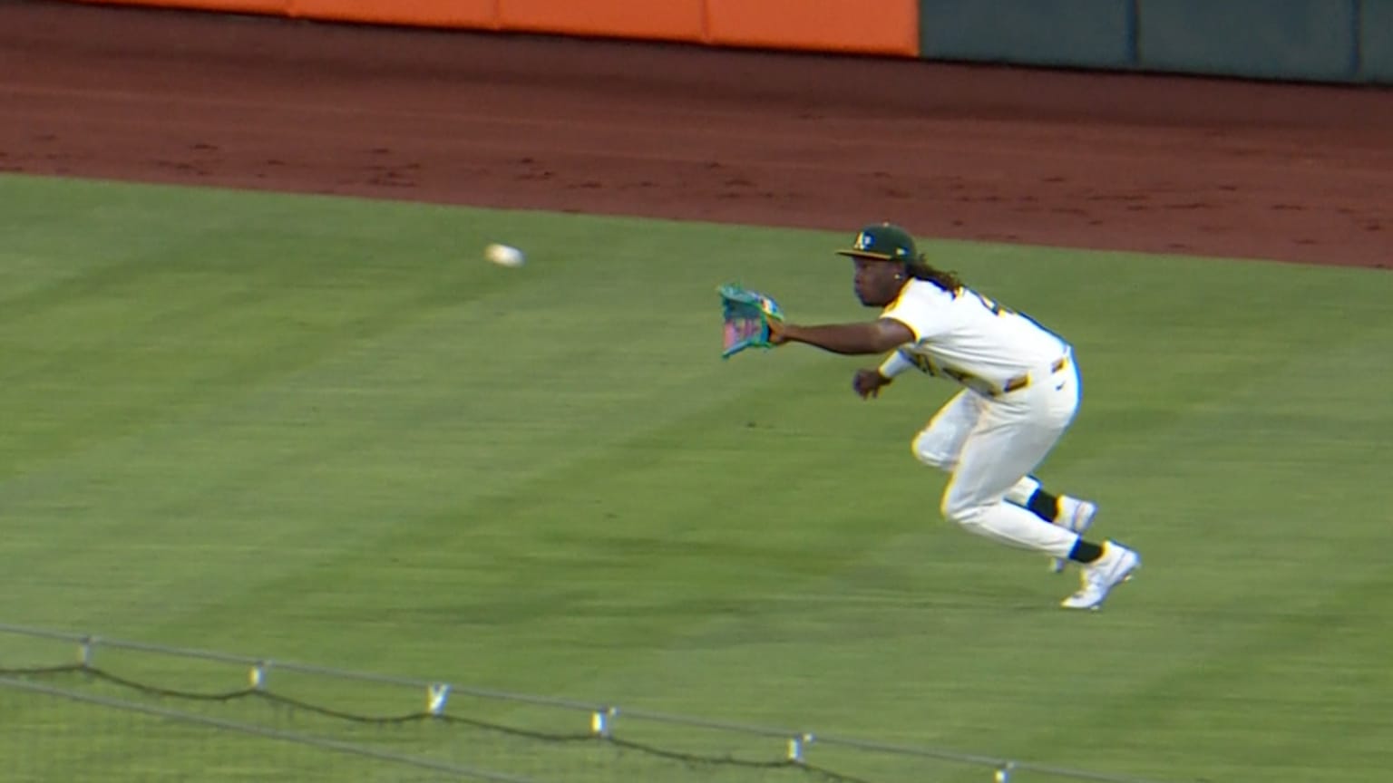 Lawrence Butler's sliding catch | 07/08/2025 | Athletics