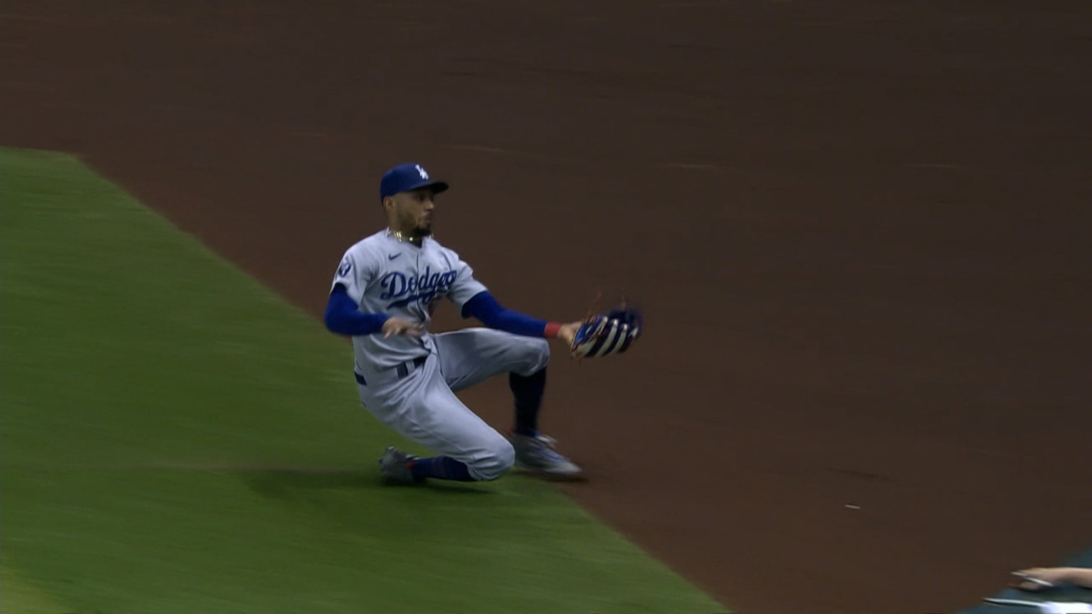 Mookie Betts hustles to make a sliding catch in right | 09/13/2022 ...