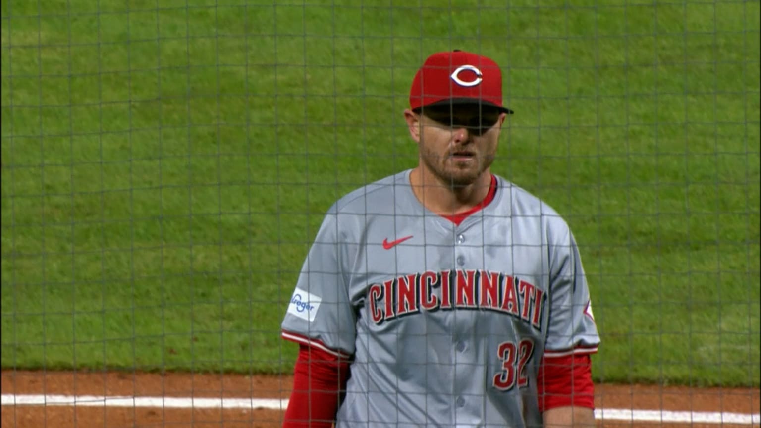 Justin Wilson leaves the bases loaded | 04/03/2024 | Cincinnati Reds