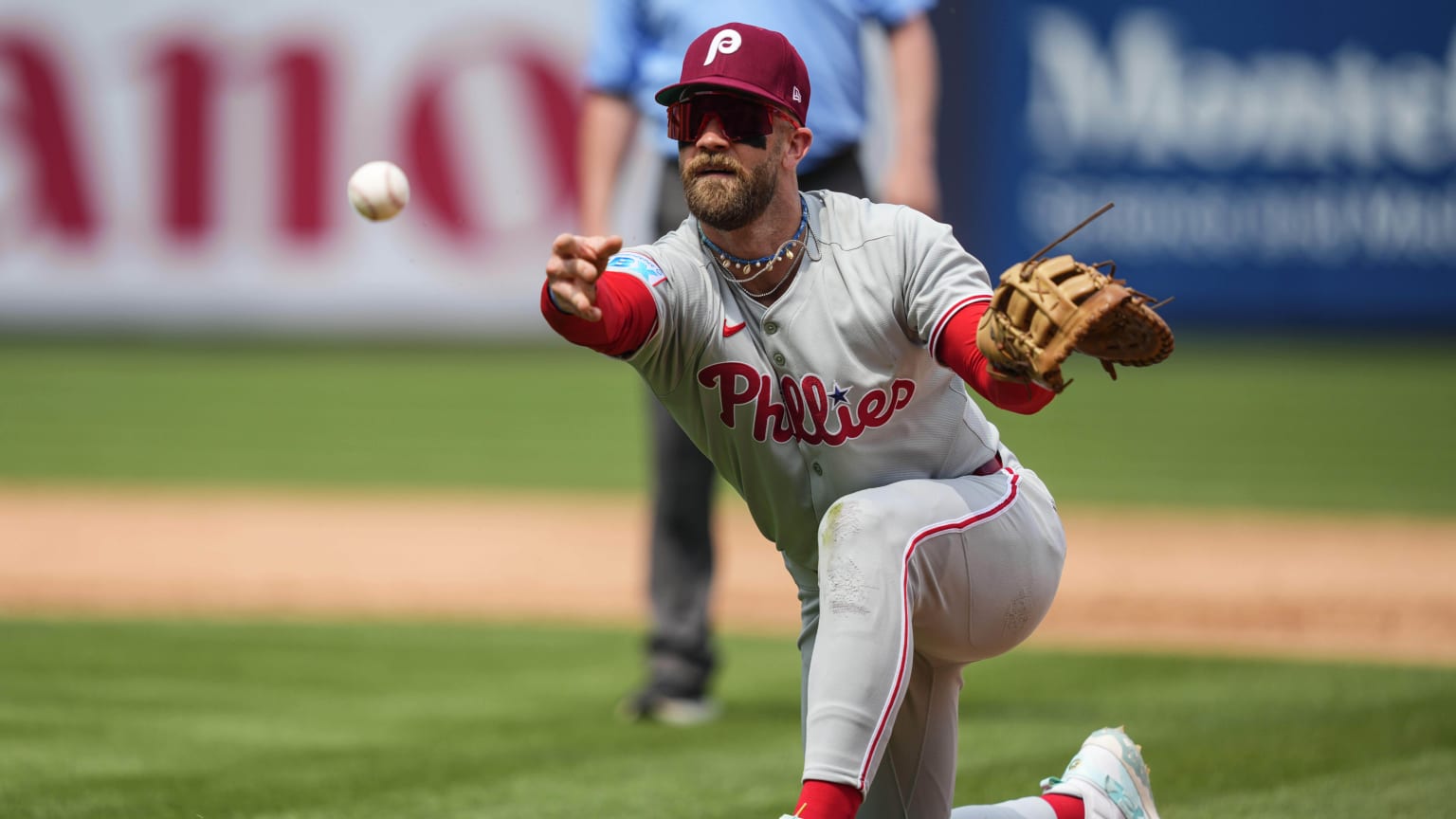 Bryce Harper's athletic diving stop | 07/26/2025 | Philadelphia Phillies