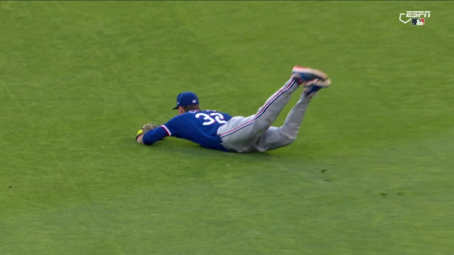 Evan Carter makes the diving catch in left field | 04/21/2024 | Texas ...