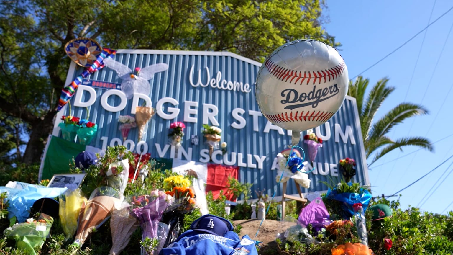 Fernando Valenzuela's memorial | 10/23/2024 | Los Angeles Dodgers