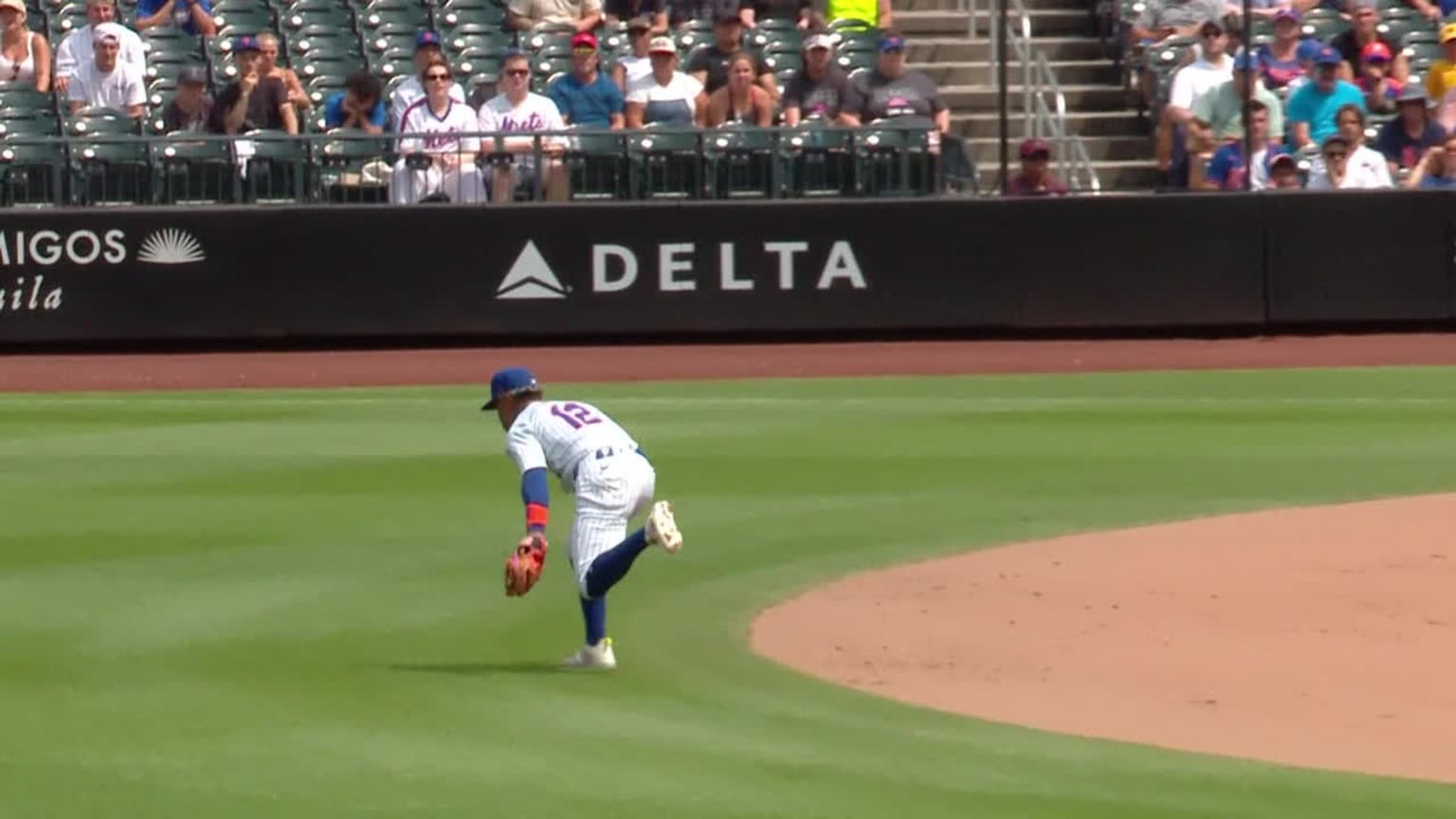 Francisco Lindor's dazzling spinning play | 07/14/2024 | New York Mets