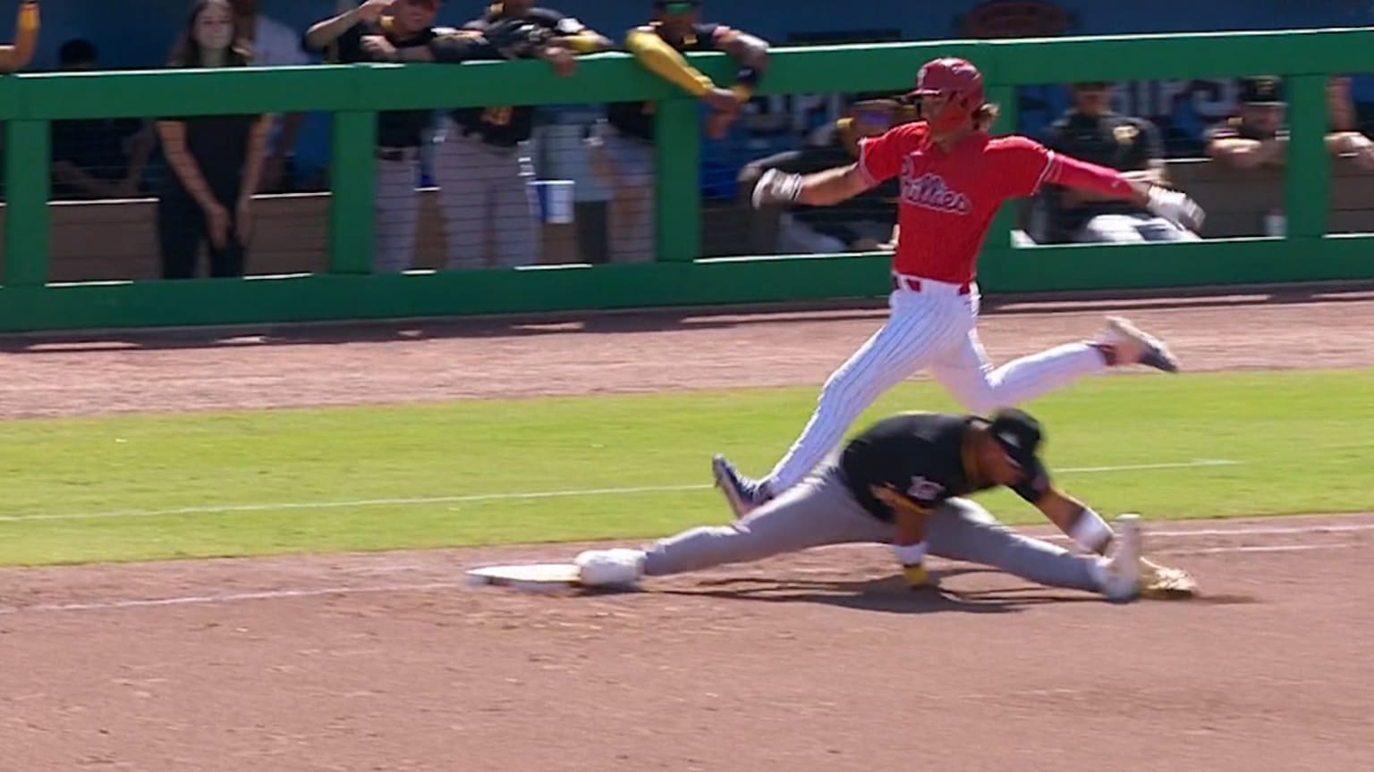 Yordany De Los Santos' sliding play | 03/14/2025 | Pittsburgh Pirates