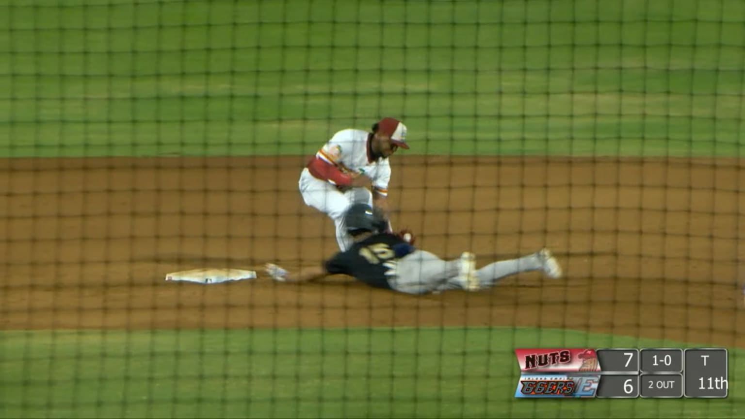 Dario Laverde throws out a runner | 13/07/2024 | Los Angels de Los Angeles