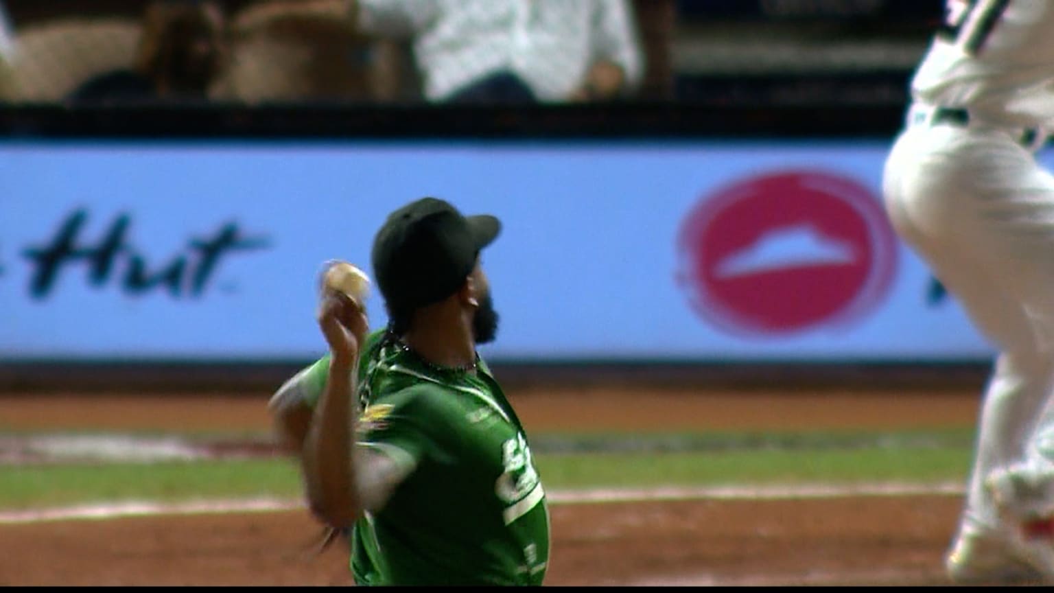 Neftali Feliz lanza una entrada en blanco ante Leones | 28/12/2023 ...