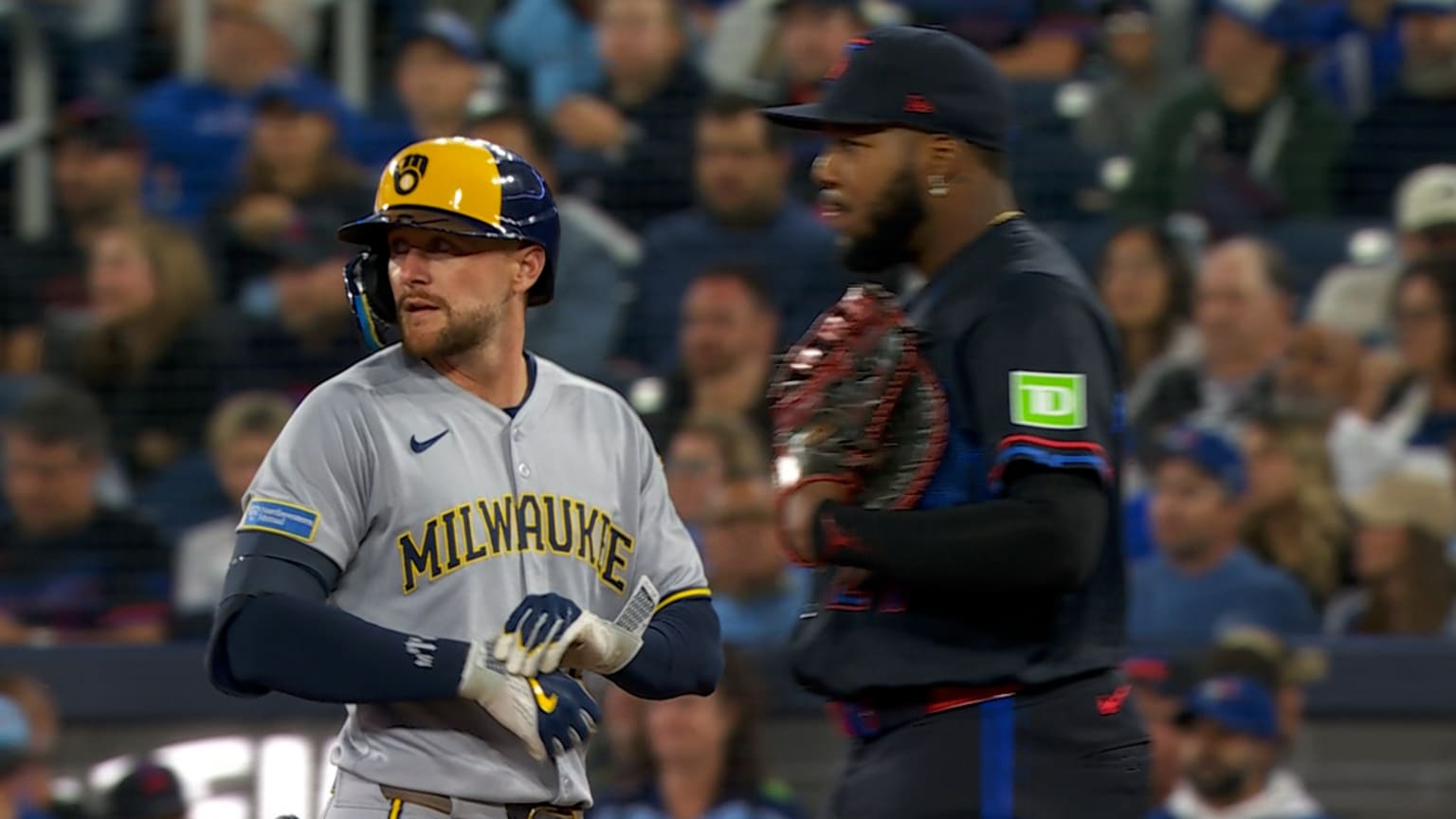 Brice Turang extends hit streak to 12 games | 08/29/2025 | Milwaukee ...